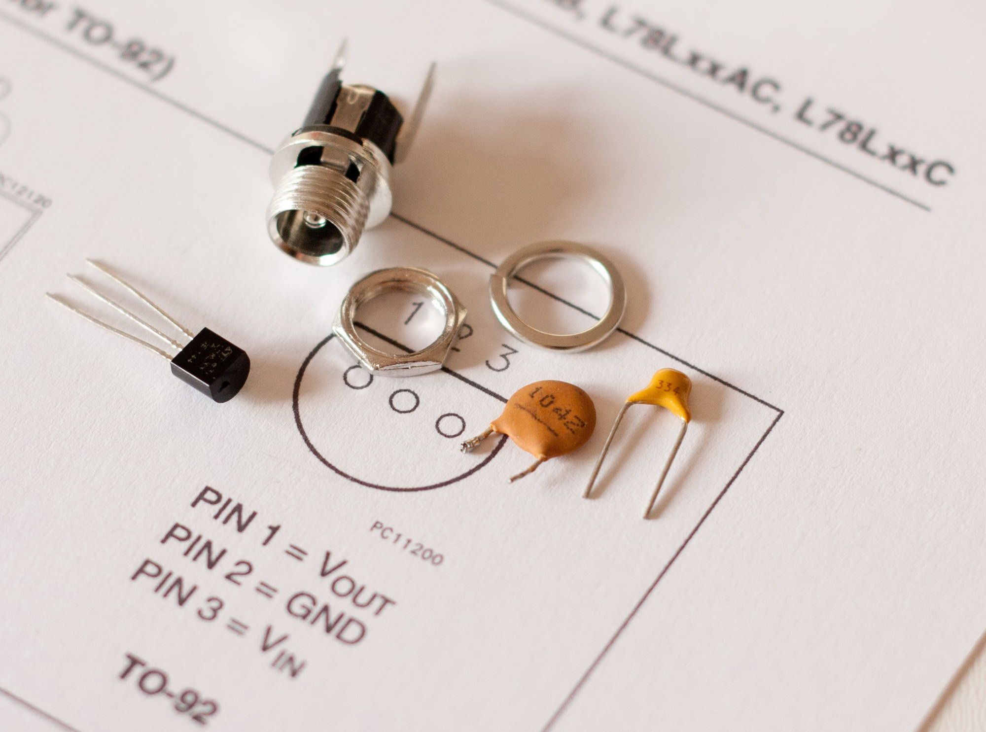 From Battery to Wall Wart in 10 Minutes (with No Soldering) : 8 Steps ...