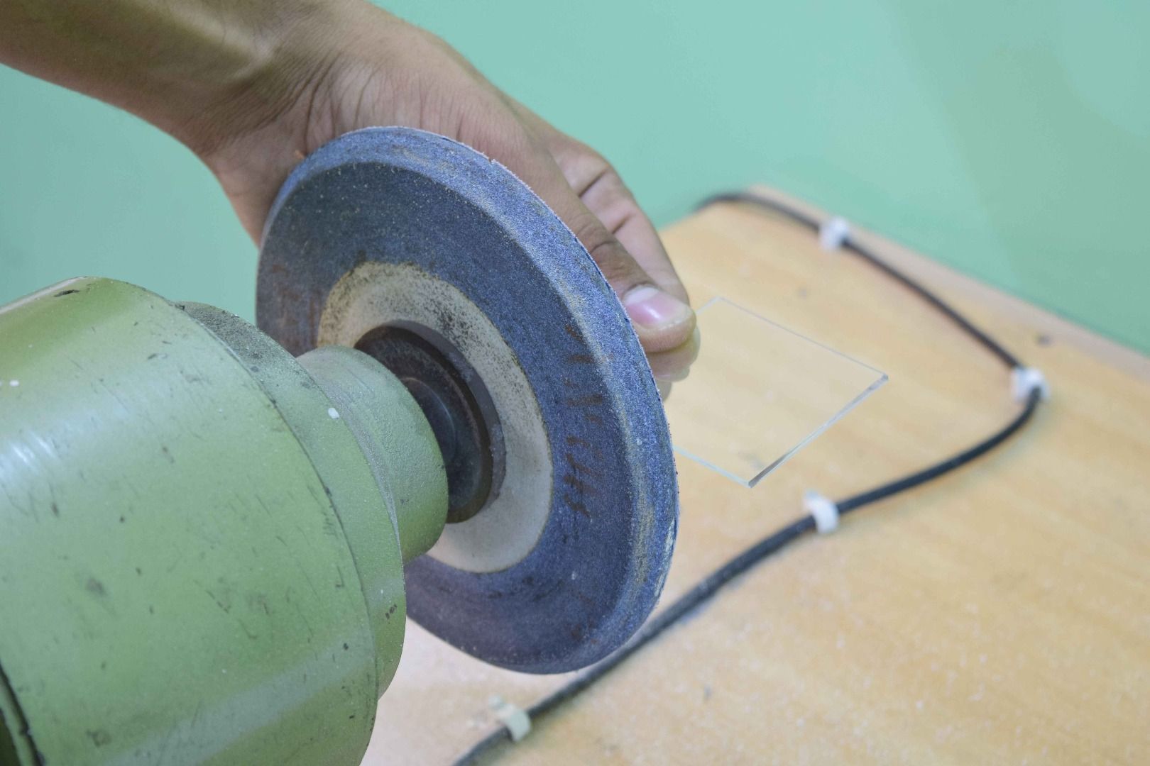 Handmade Plexiglass Project Boxes From Scratch : 7 Steps (with Pictures) - Instructables