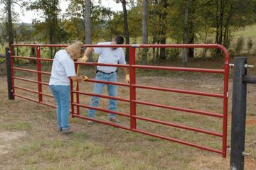 How to Hang a Farm Gate/Fence : 11 Steps (with Pictures) - Instructables