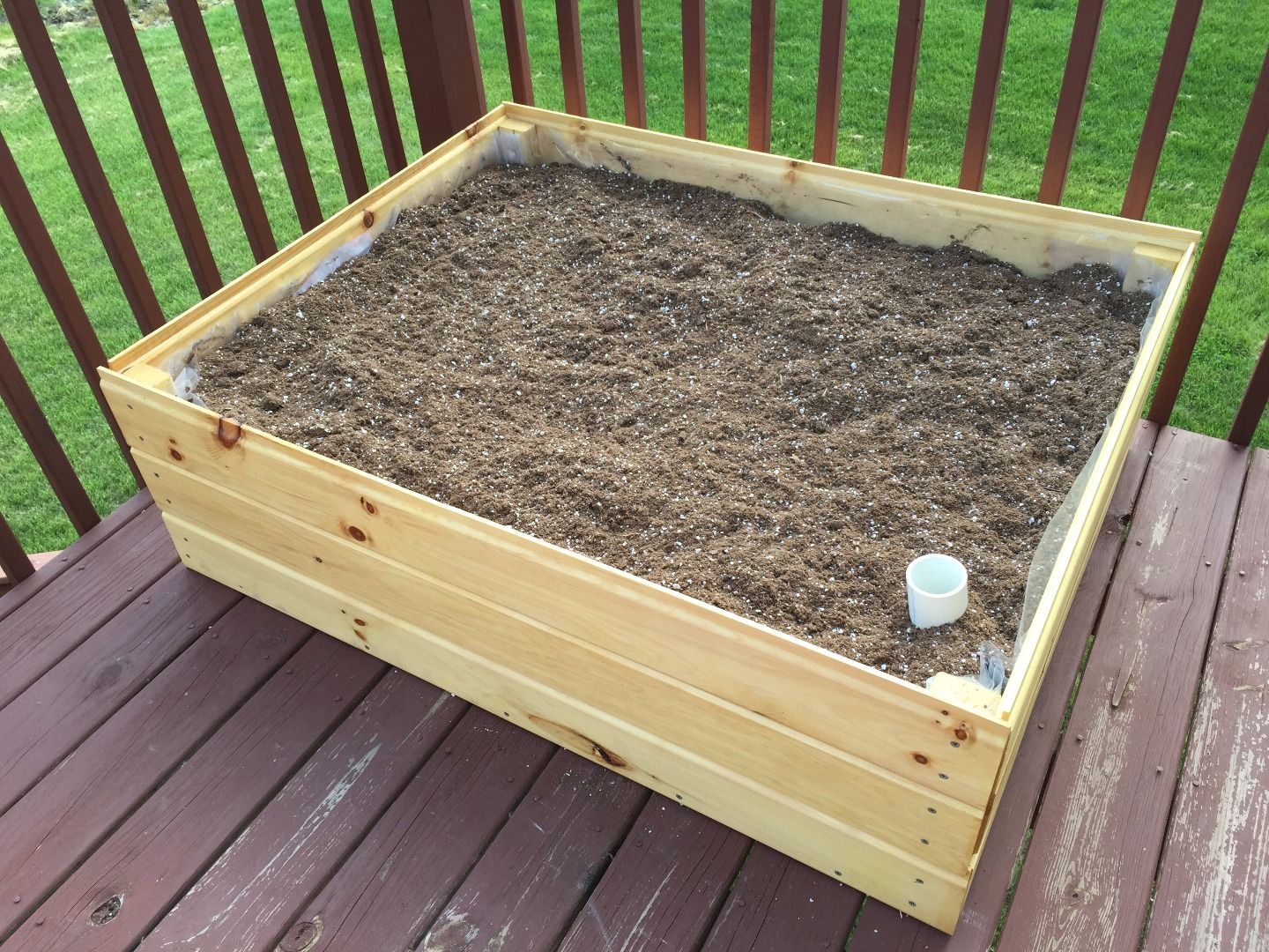 Sub Irrigation Planter Box : 9 Steps (with Pictures) - Instructables