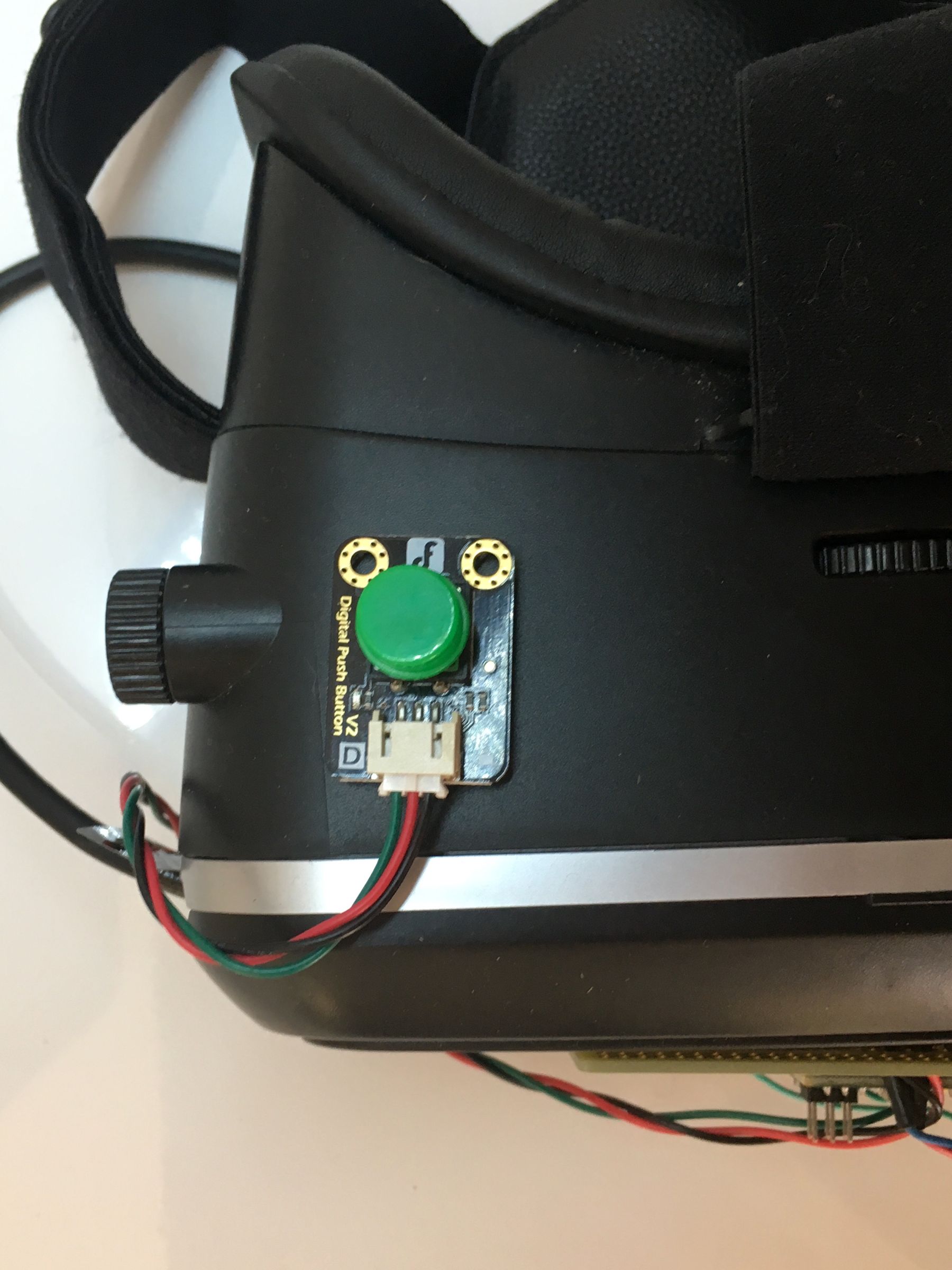 DIY VR HEADSET FOR $80 : 10 Steps (with Pictures) - Instructables