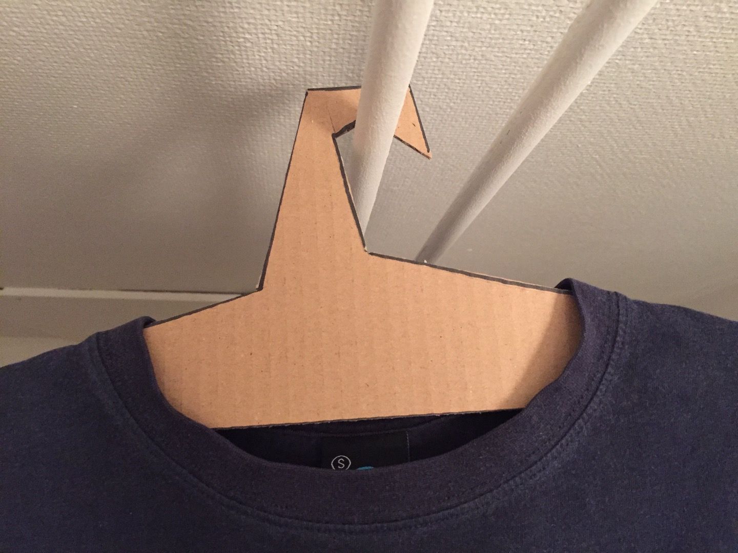 Cardboard Clothing Hanger : 6 Steps (with Pictures) - Instructables