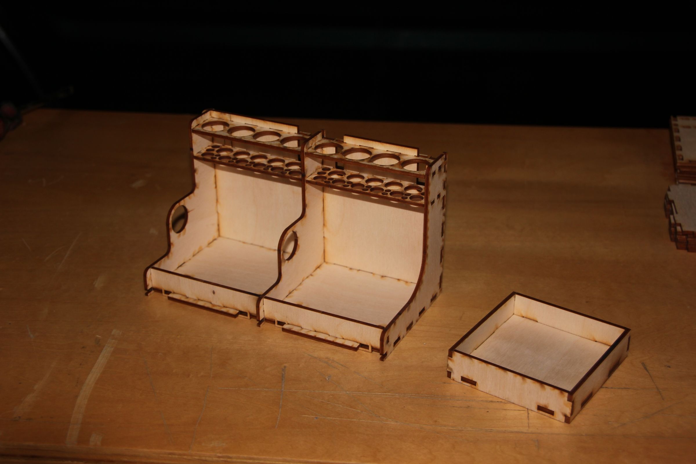 Expandable Workbench Tool Stand : 4 Steps (with Pictures) - Instructables