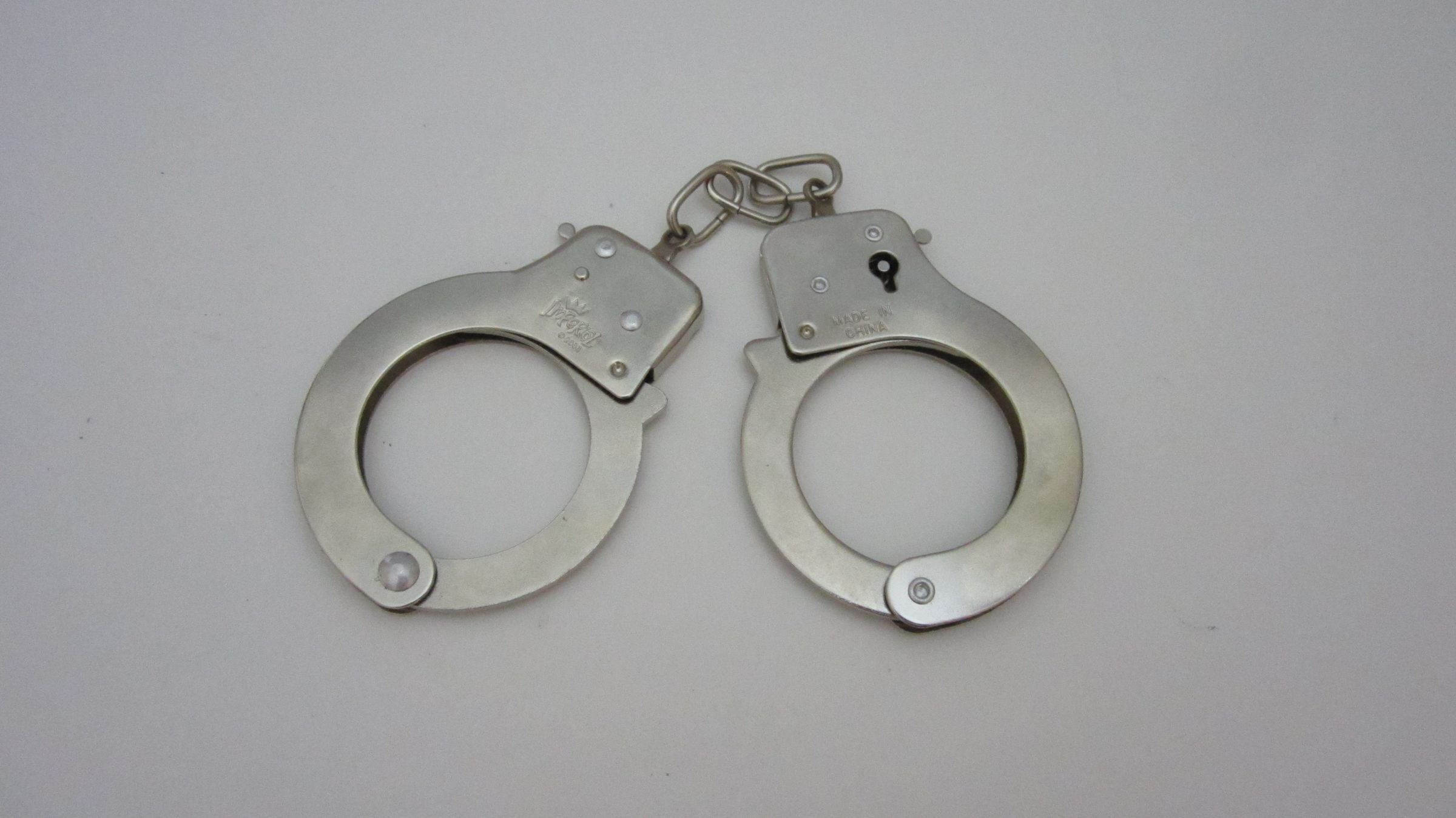 How to Pick Simple Locks/Latches With a Paper Clip : 6 Steps (with ...