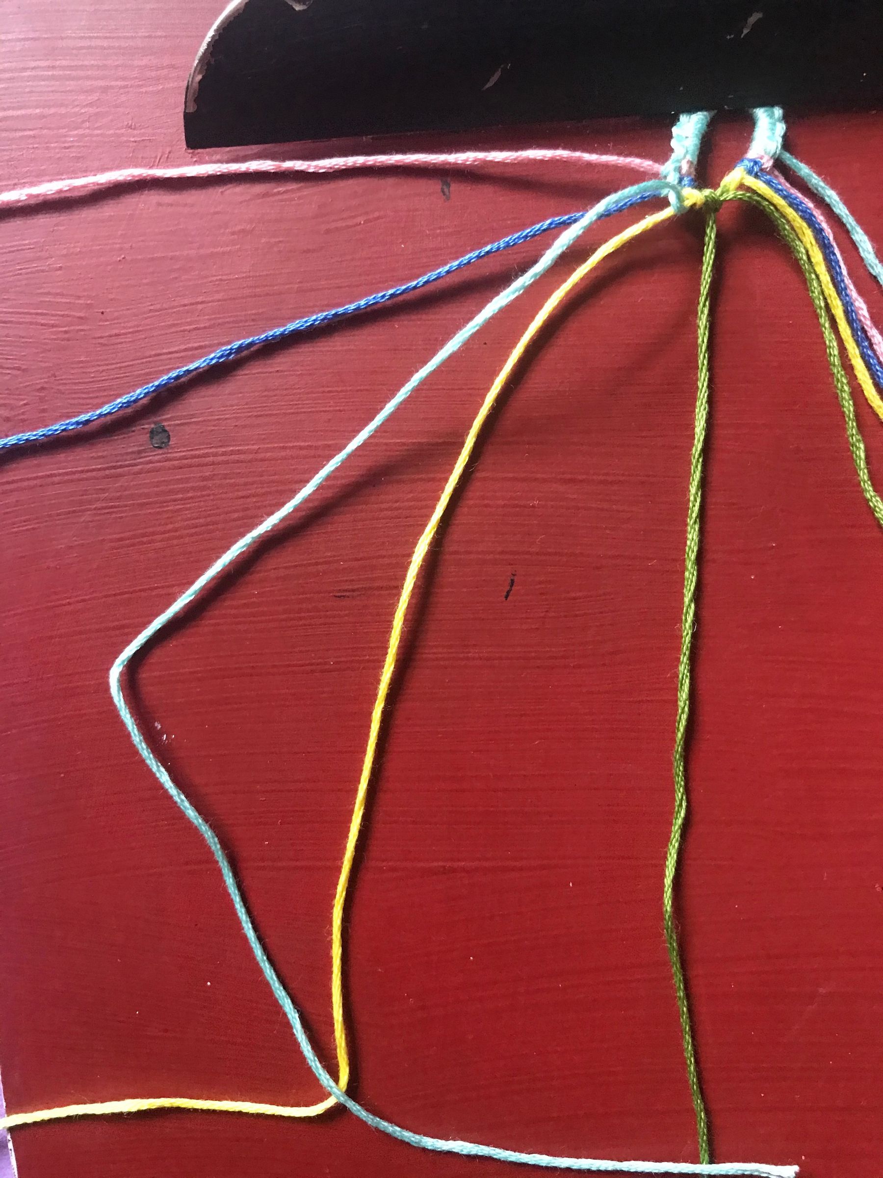 Friendship Bracelet With Teardrop Loop and Triangle Ending : 7 Steps - Instructables