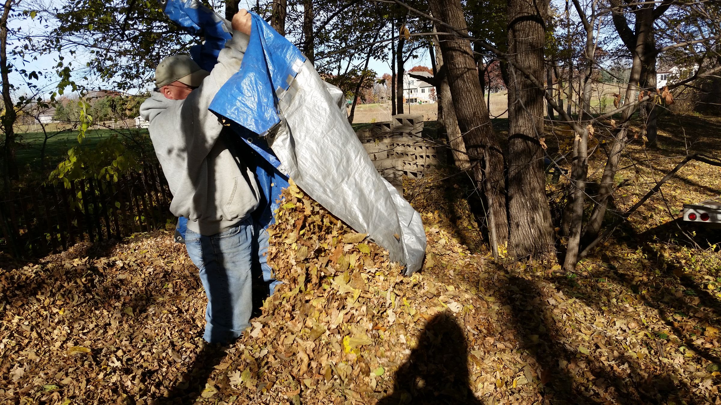 Tarp Leaf Bagging System : 5 Steps (with Pictures) - Instructables