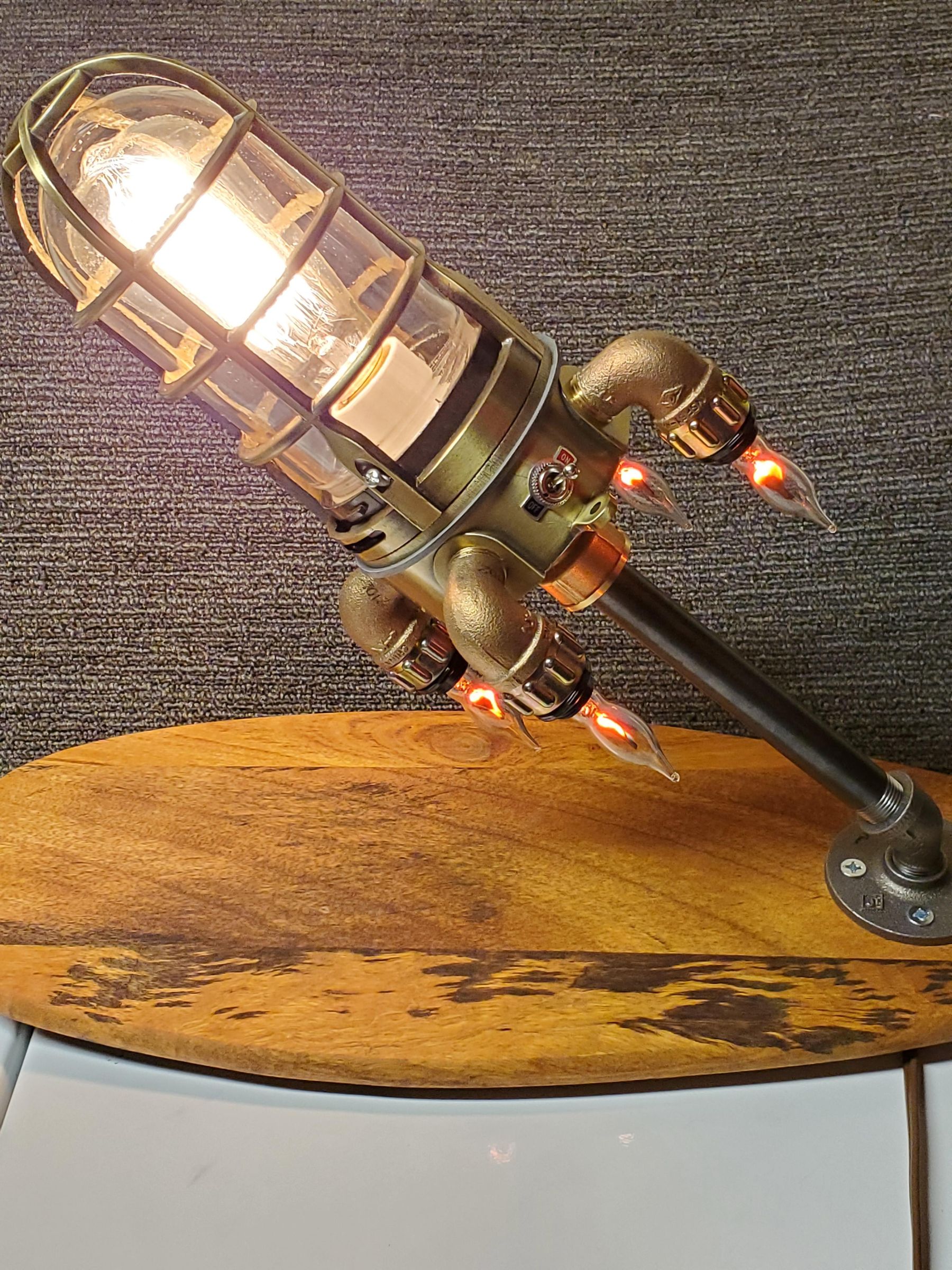 Rocket Ship Lamp : 4 Steps (with Pictures) - Instructables
