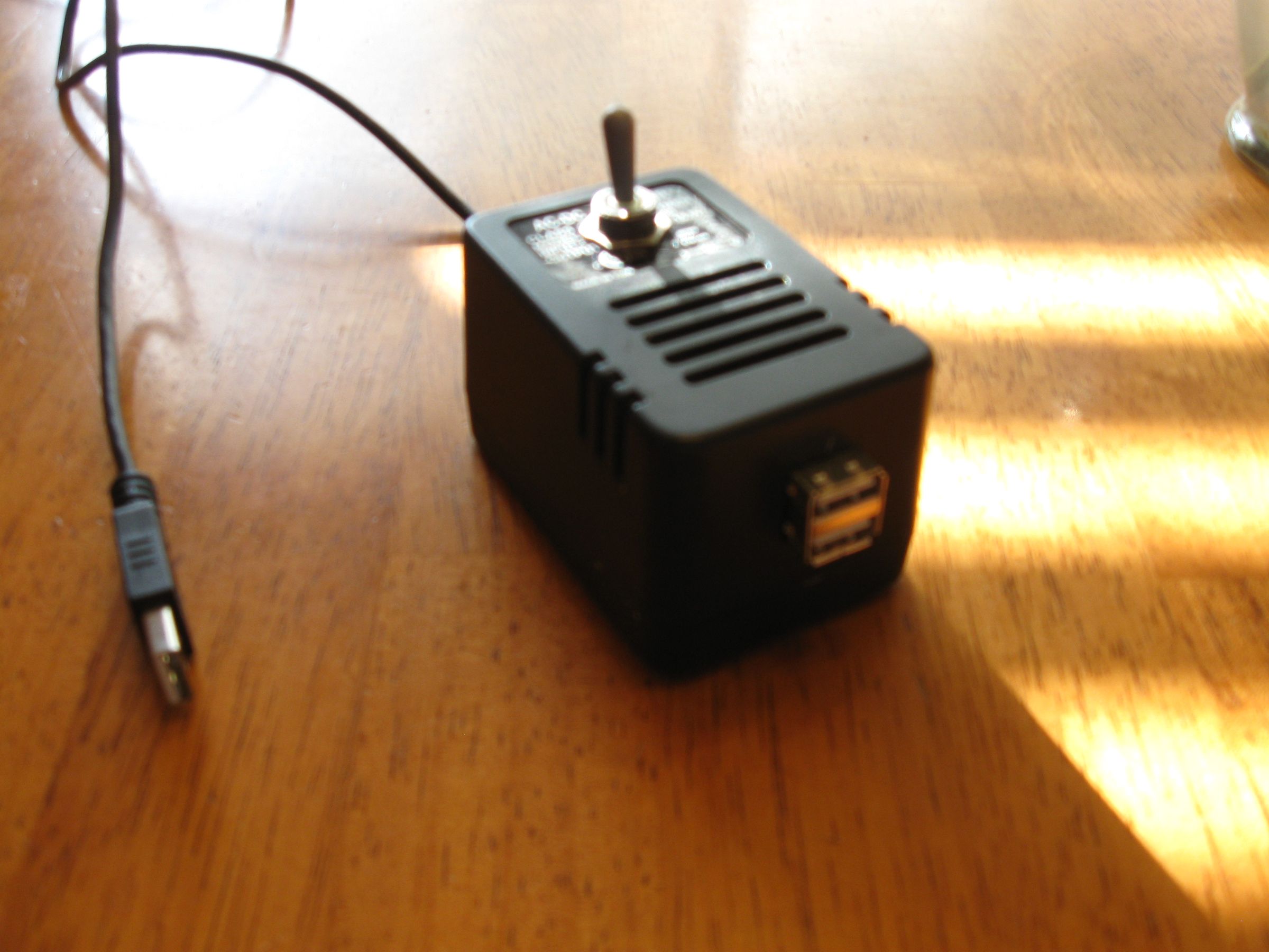 Simple USB Switch : 4 Steps - Instructables