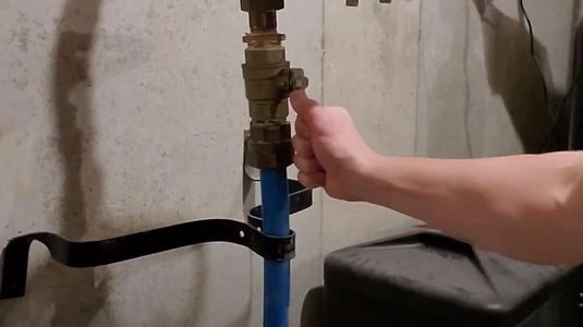 How to Fix a Leak in PVC Pipe DIY | Fix PVC Leaks : 7 Steps (with ...