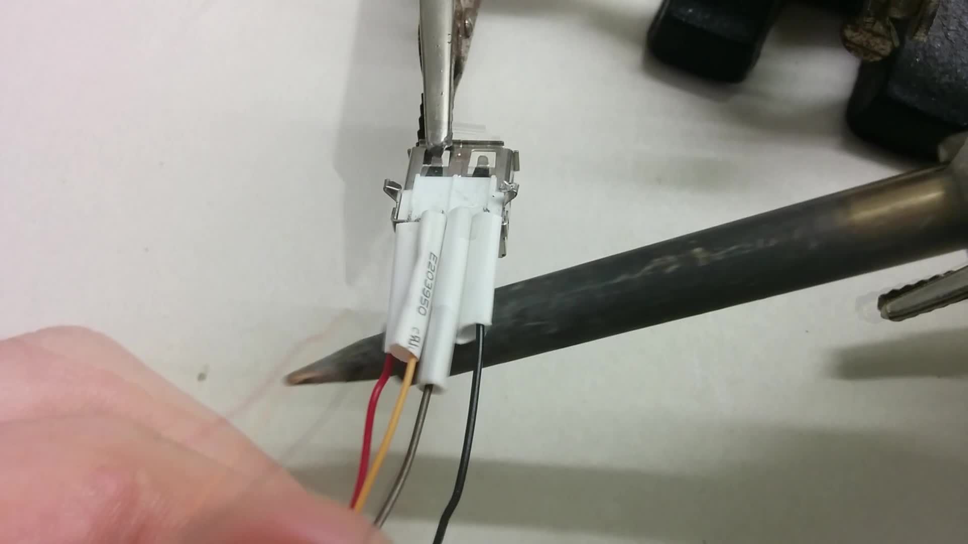 How to Make USB OTG Cable : 5 Steps (with Pictures) - Instructables