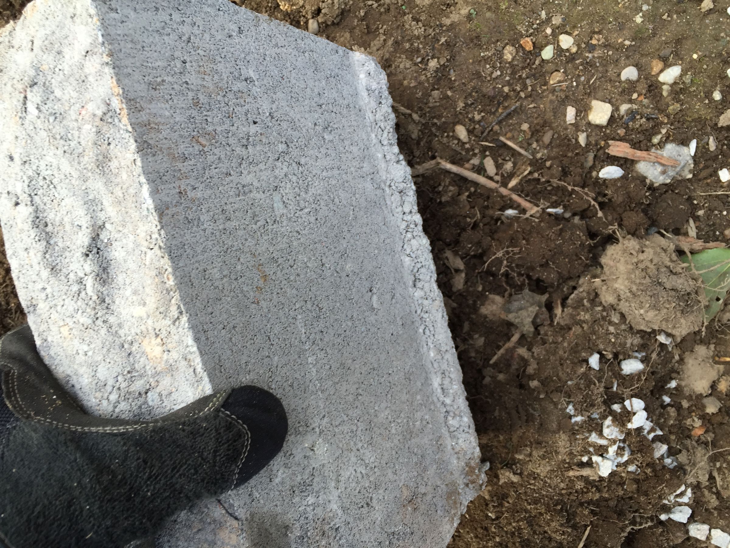 How to Build a Block Retaining Wall : 10 Steps (with Pictures ...