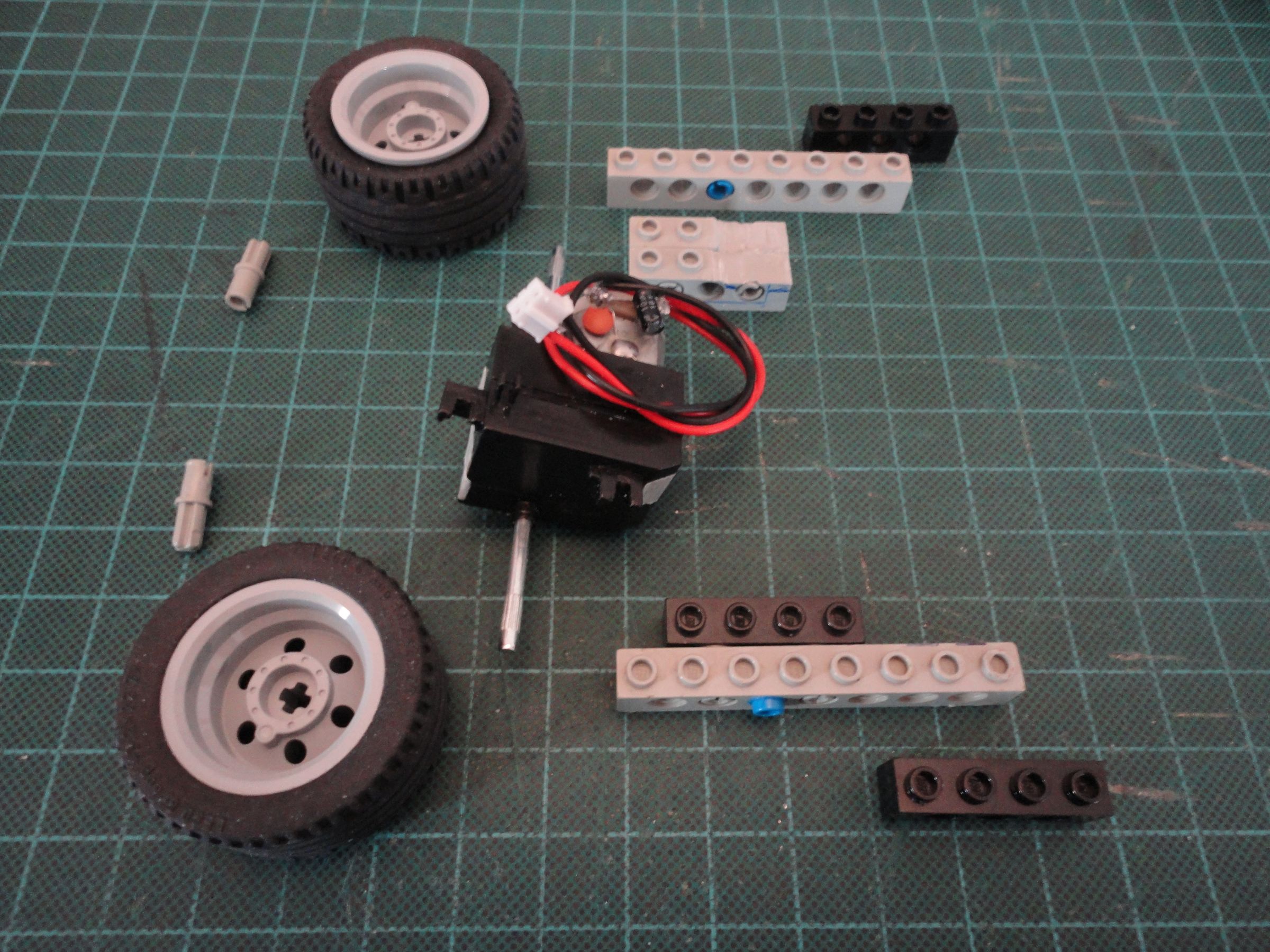 Wireless Lego Race Car : 13 Steps (with Pictures) - Instructables