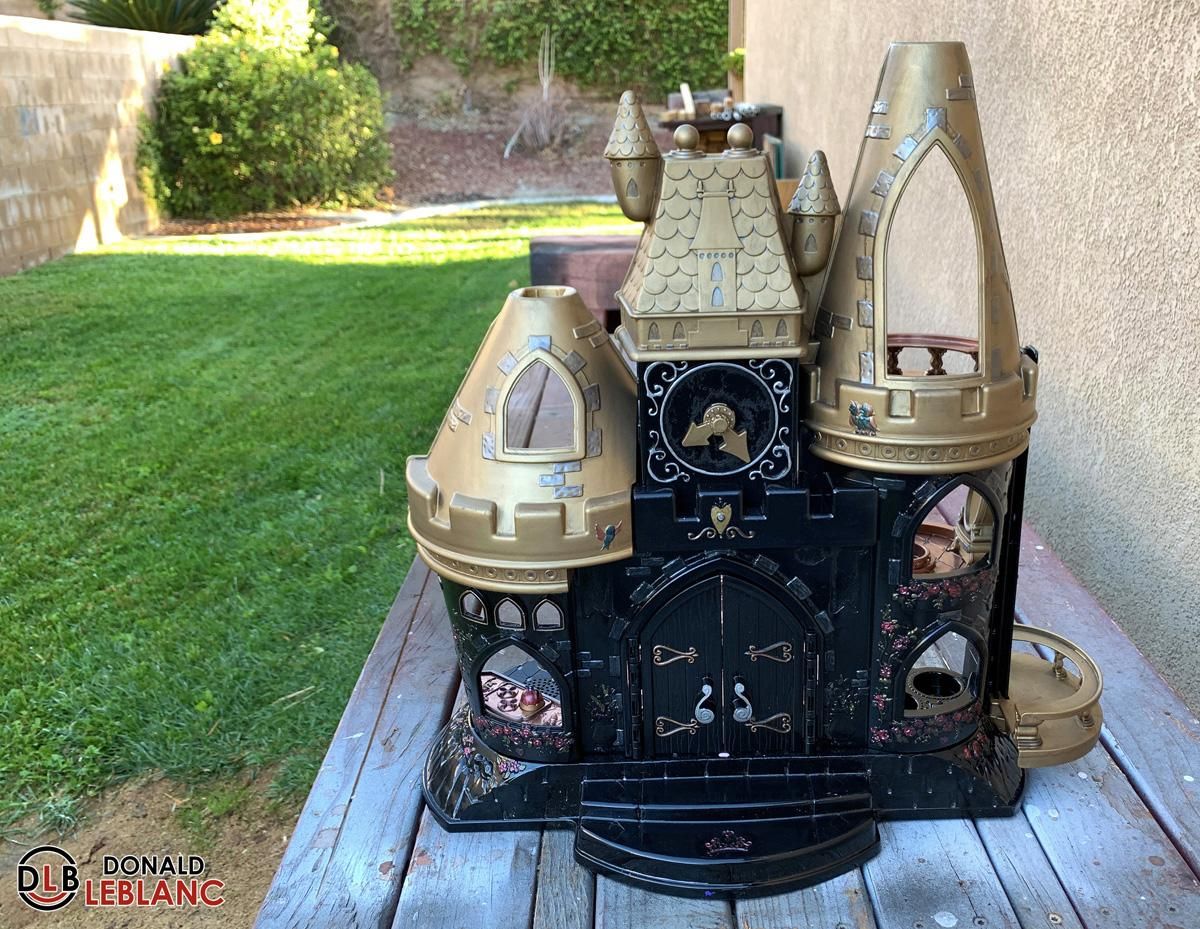 How to Make a DIY Haunted/Gothic Castle From an Old Plastic Dollhouse ...