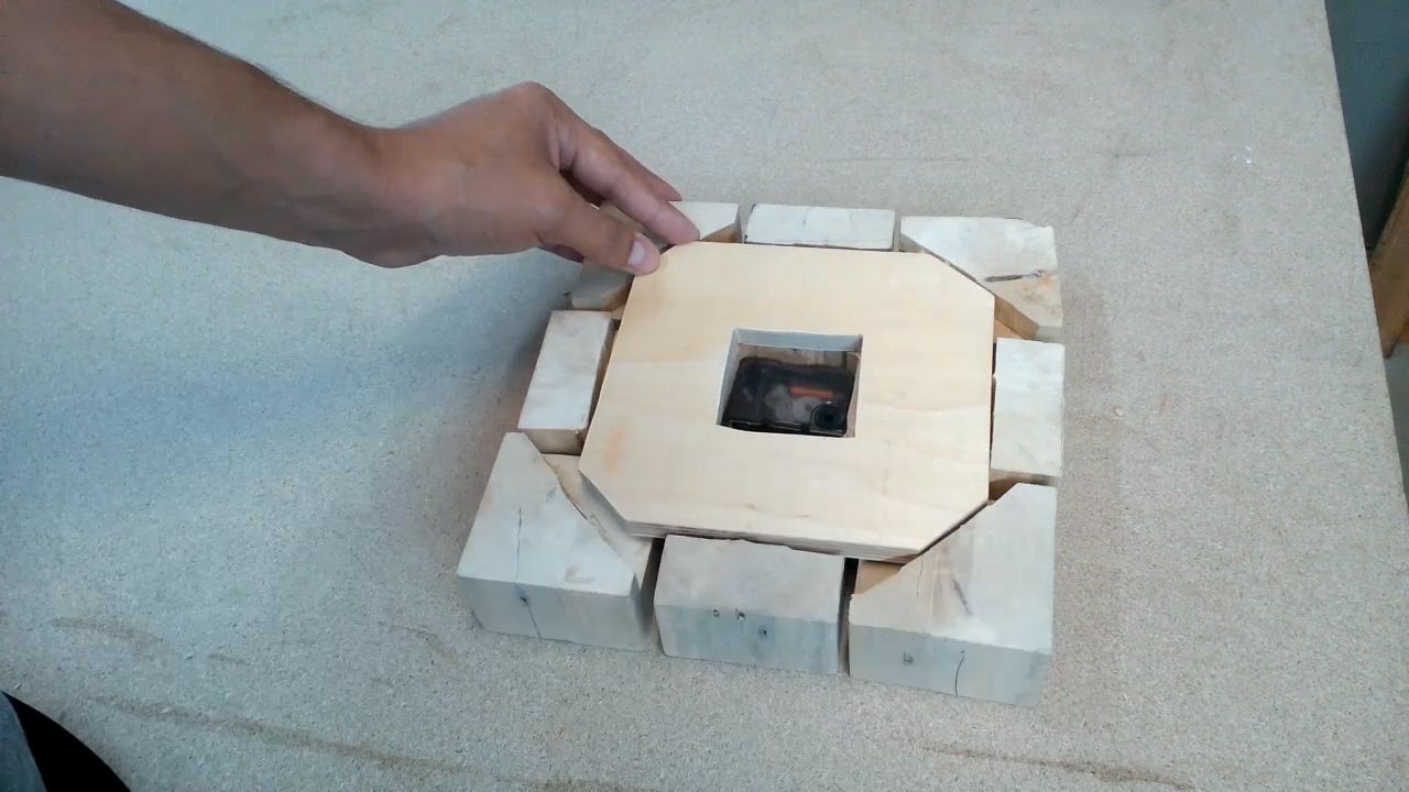 A Clock From Pallet Wood Blocks : 7 Steps (with Pictures) - Instructables