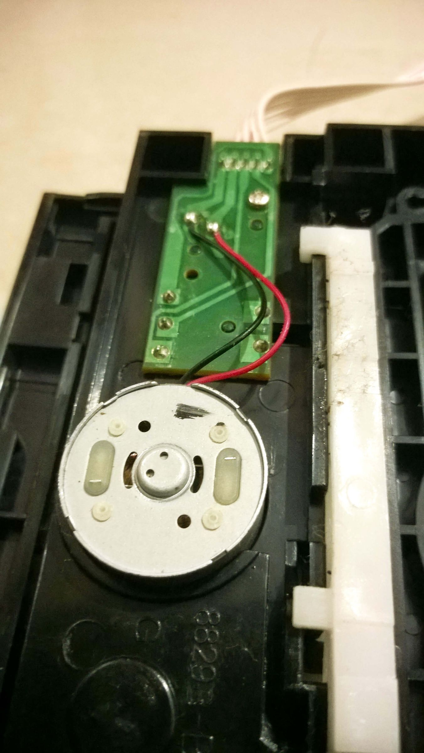 Parts to Salvage From a DVD/CD Player : 10 Steps - Instructables