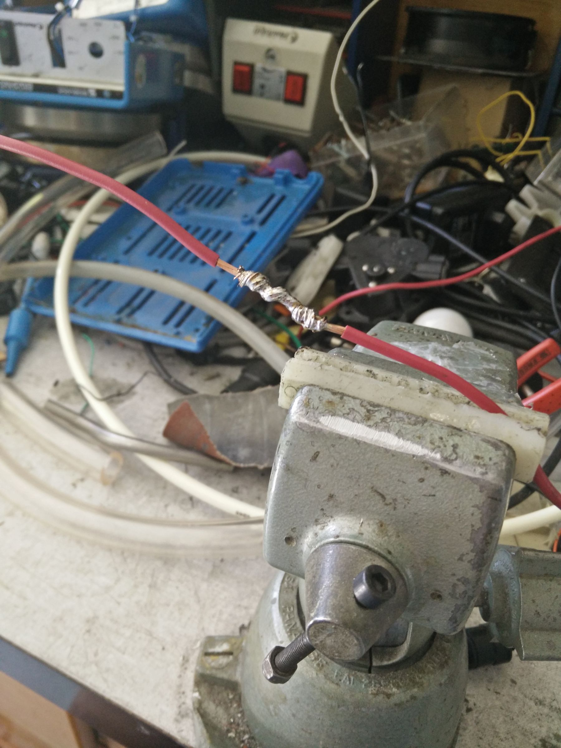 How to Do a Western Union Splice (with Pictures) - Instructables