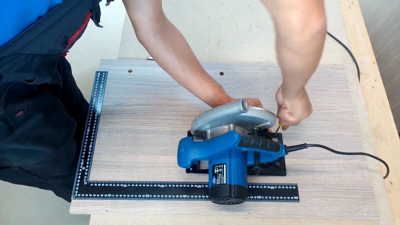 How to Make a Homemade Table Saw With Circular Saw : 6 Steps (with ...