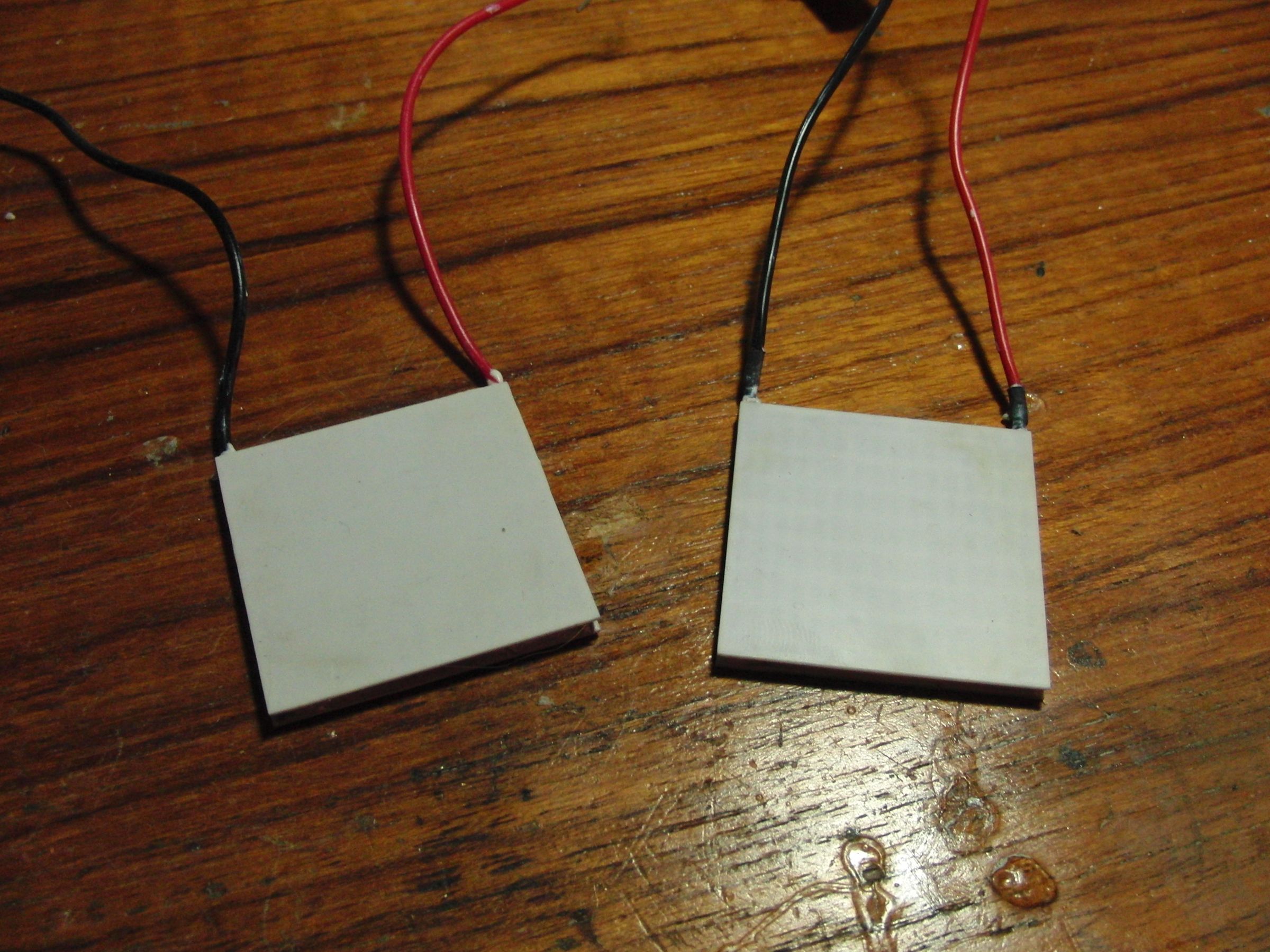 Make a Cloud Chamber Using Peltier Coolers : 18 Steps (with Pictures) - Instructables