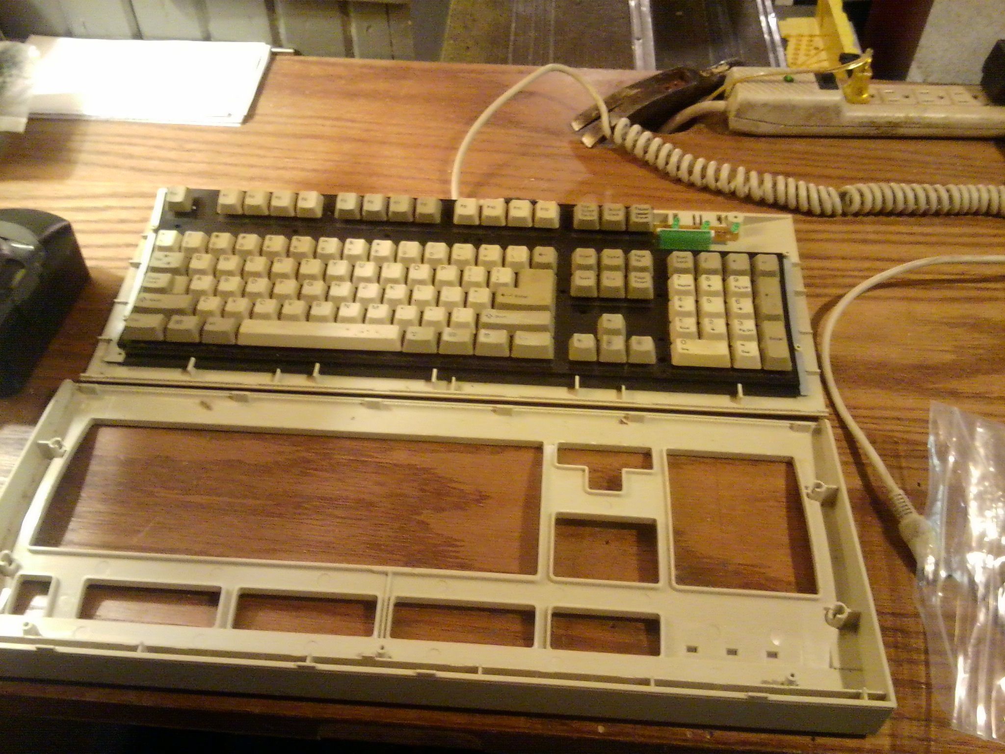 Turn a Keyboard Into a Raspberry Pi Case for Around $20 or Less. : 18 ...