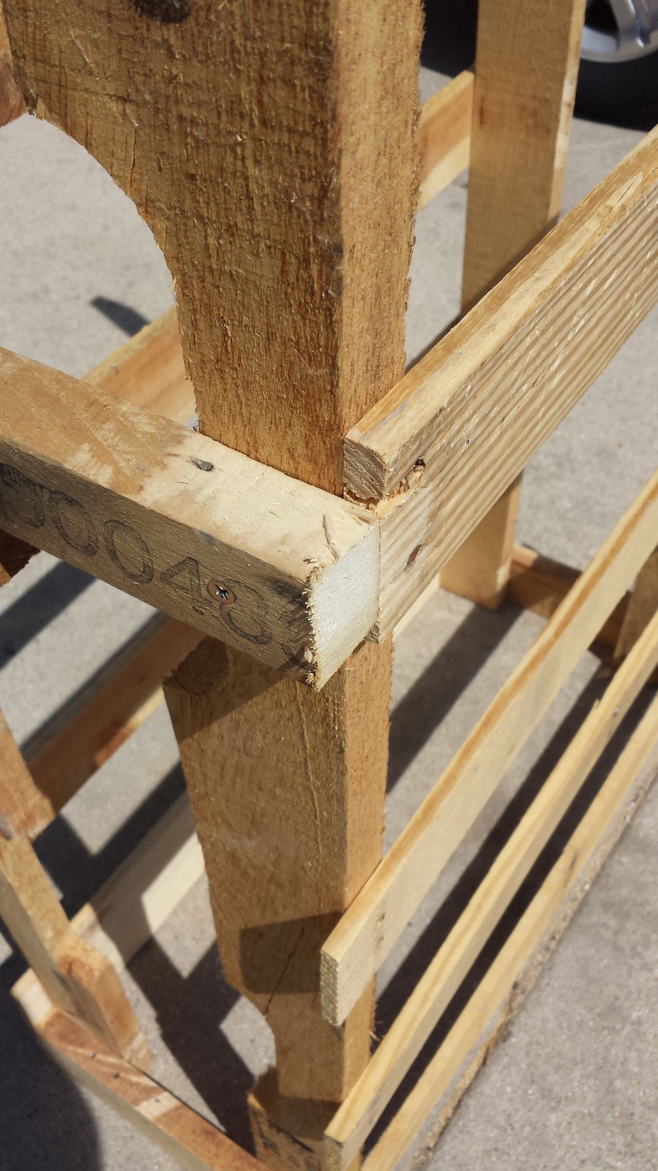 The P.A.L.L.E.T. (Pallet and Loose Lumber Enclosure Tower) : 4 Steps ...