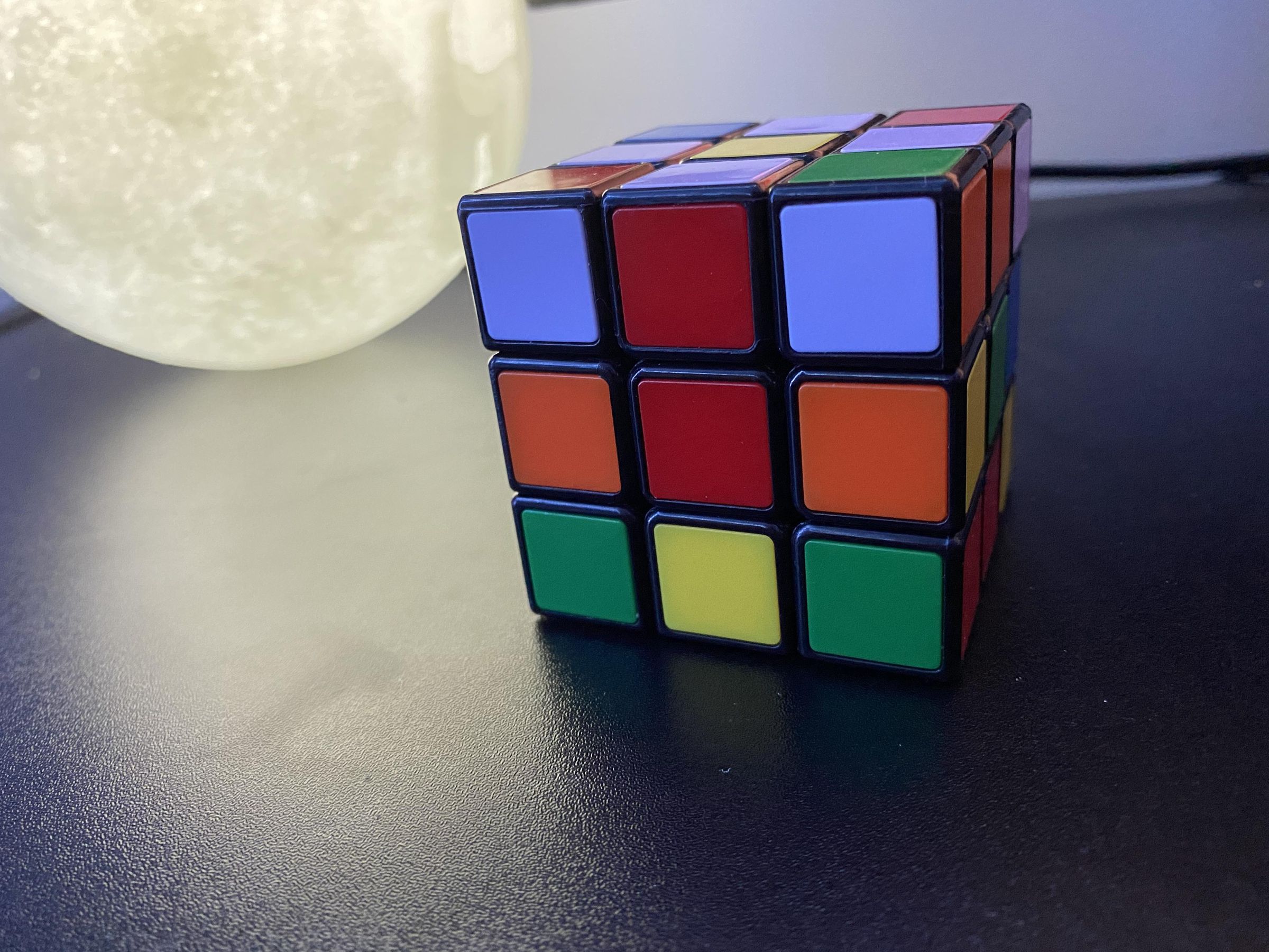 How to Solve a 3x3x3 Rubik's Cube for Beginners : 7 Steps - Instructables