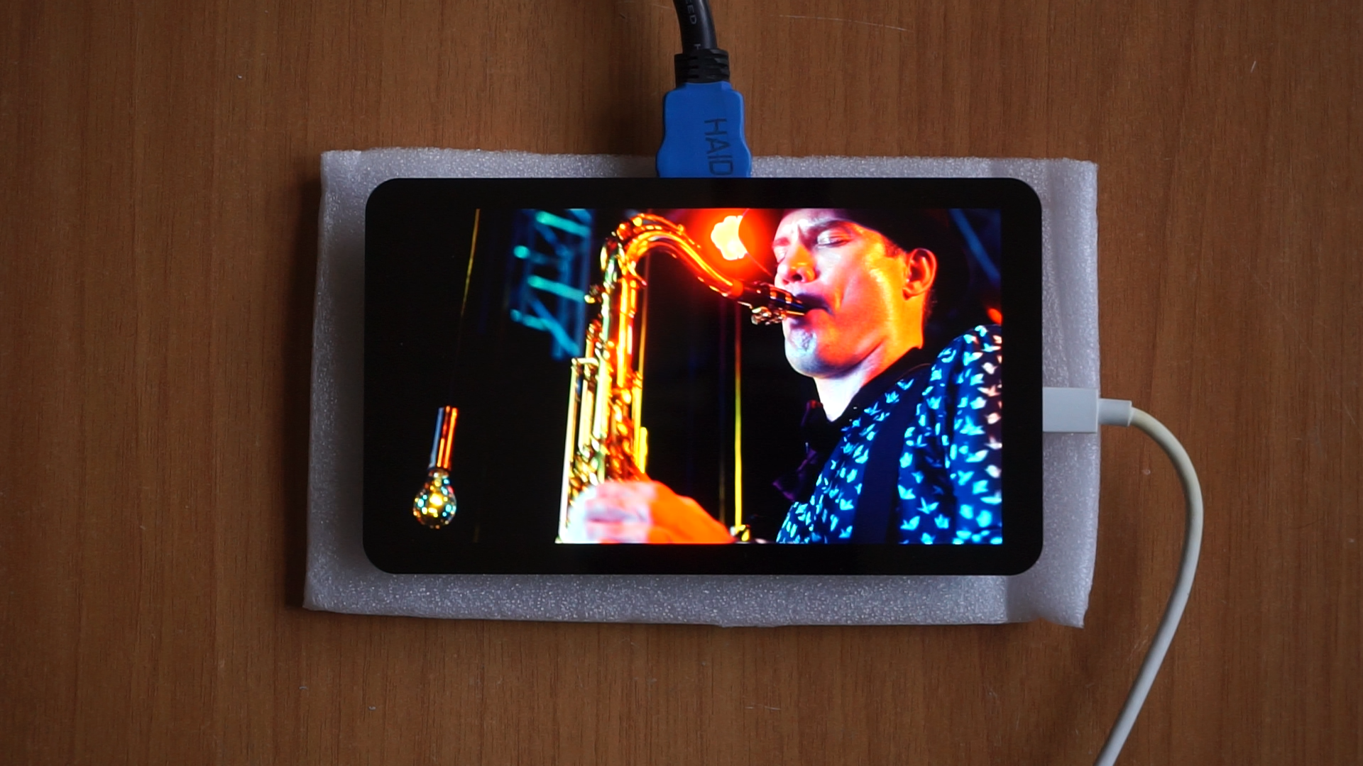 The Best Mini OLED Display I've Ever Tried! - DF Robot 5.5 'HDMI OLED ...