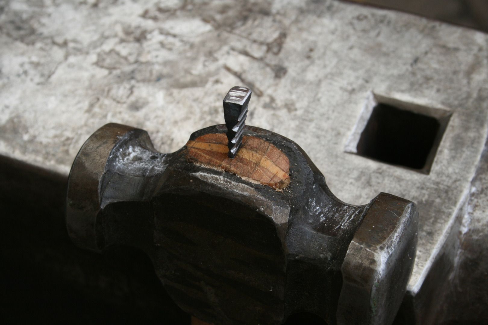 Replacing a Handle on a (forging) Hammer : 7 Steps (with Pictures ...