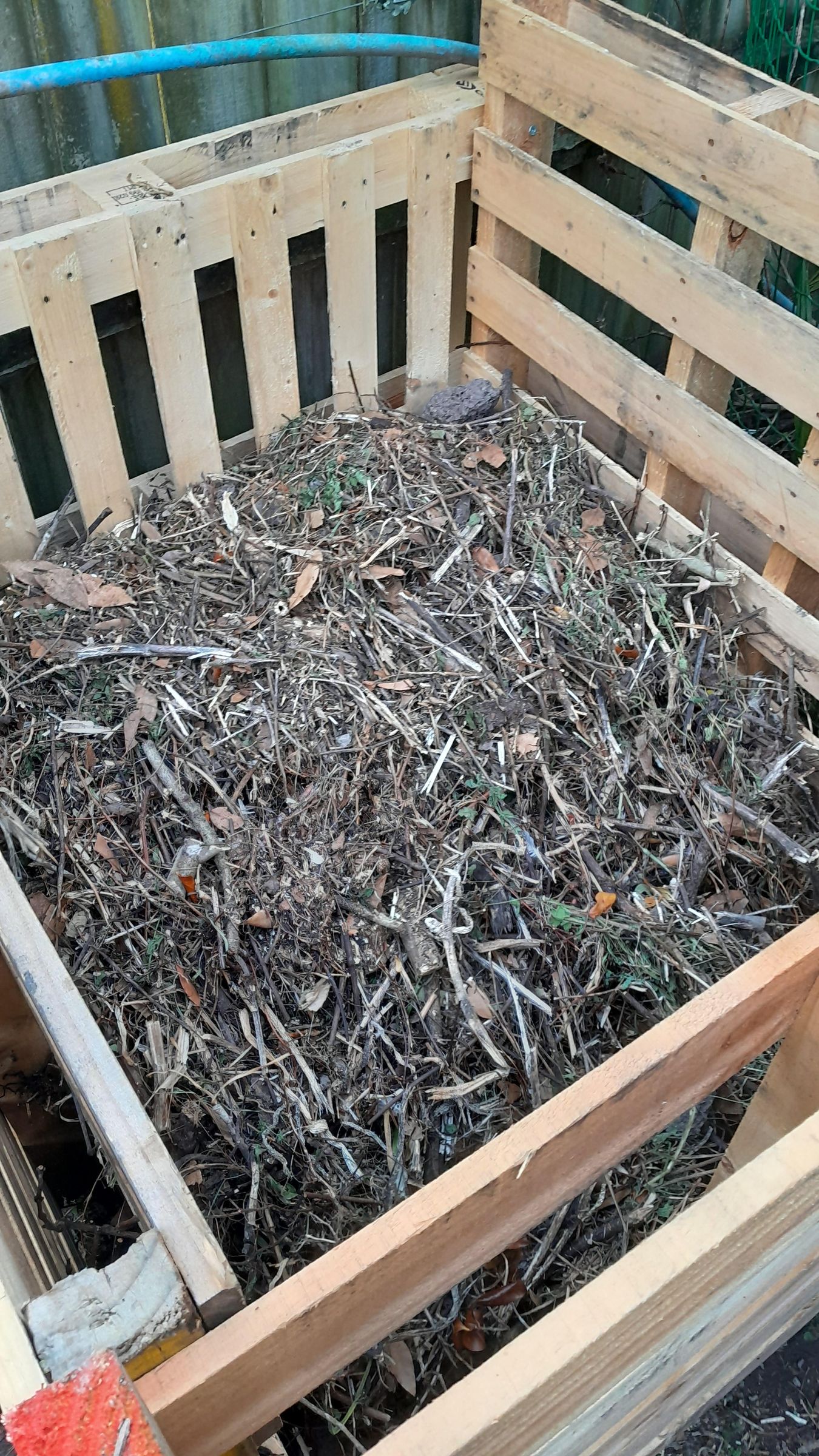 DIY Pallet and Chainsaw Mulching Rack - for Easy Vegetation Shredding ...