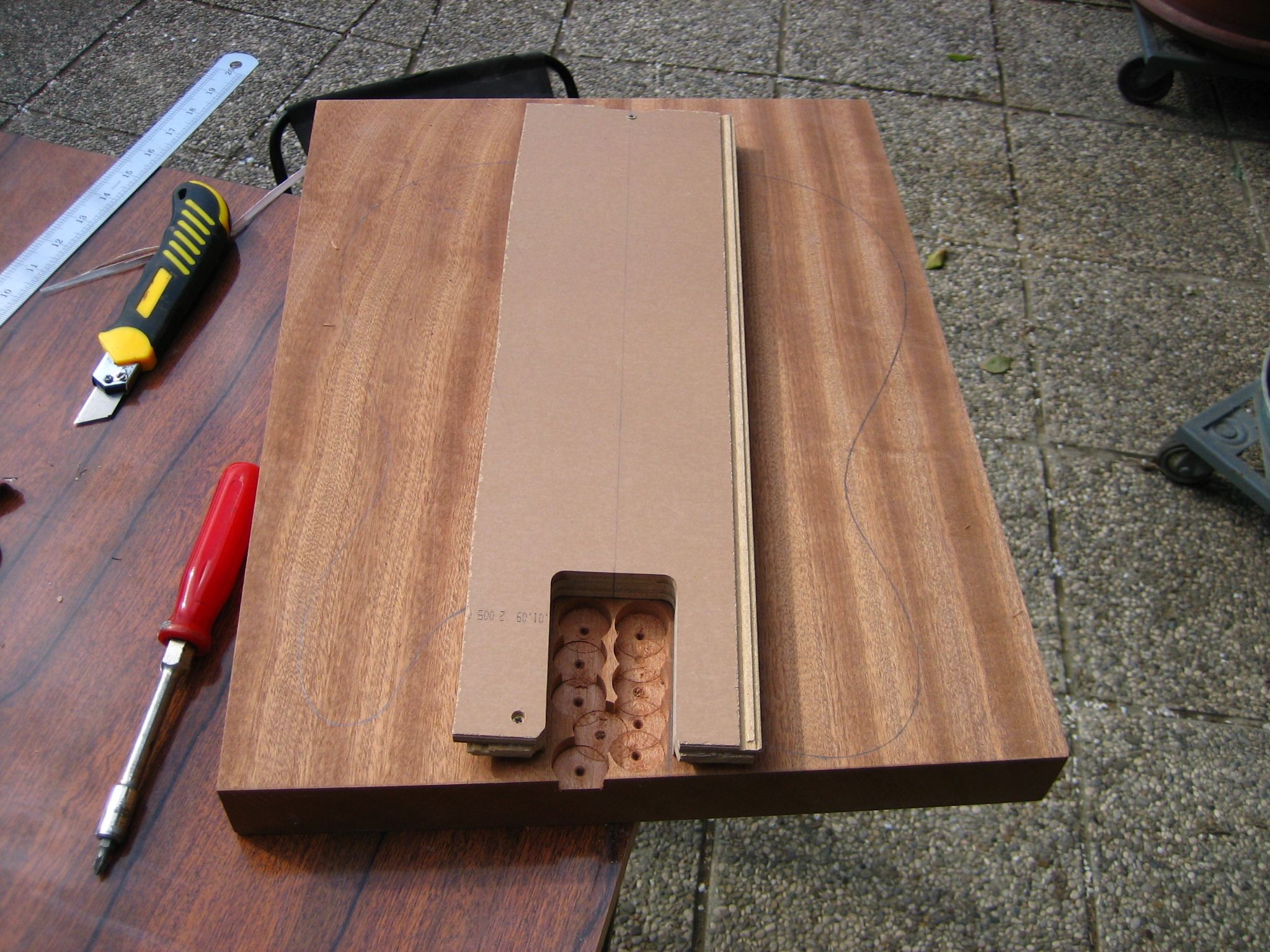 Make an Awesome Electric Guitar With Common Tools : 20 Steps (with ...