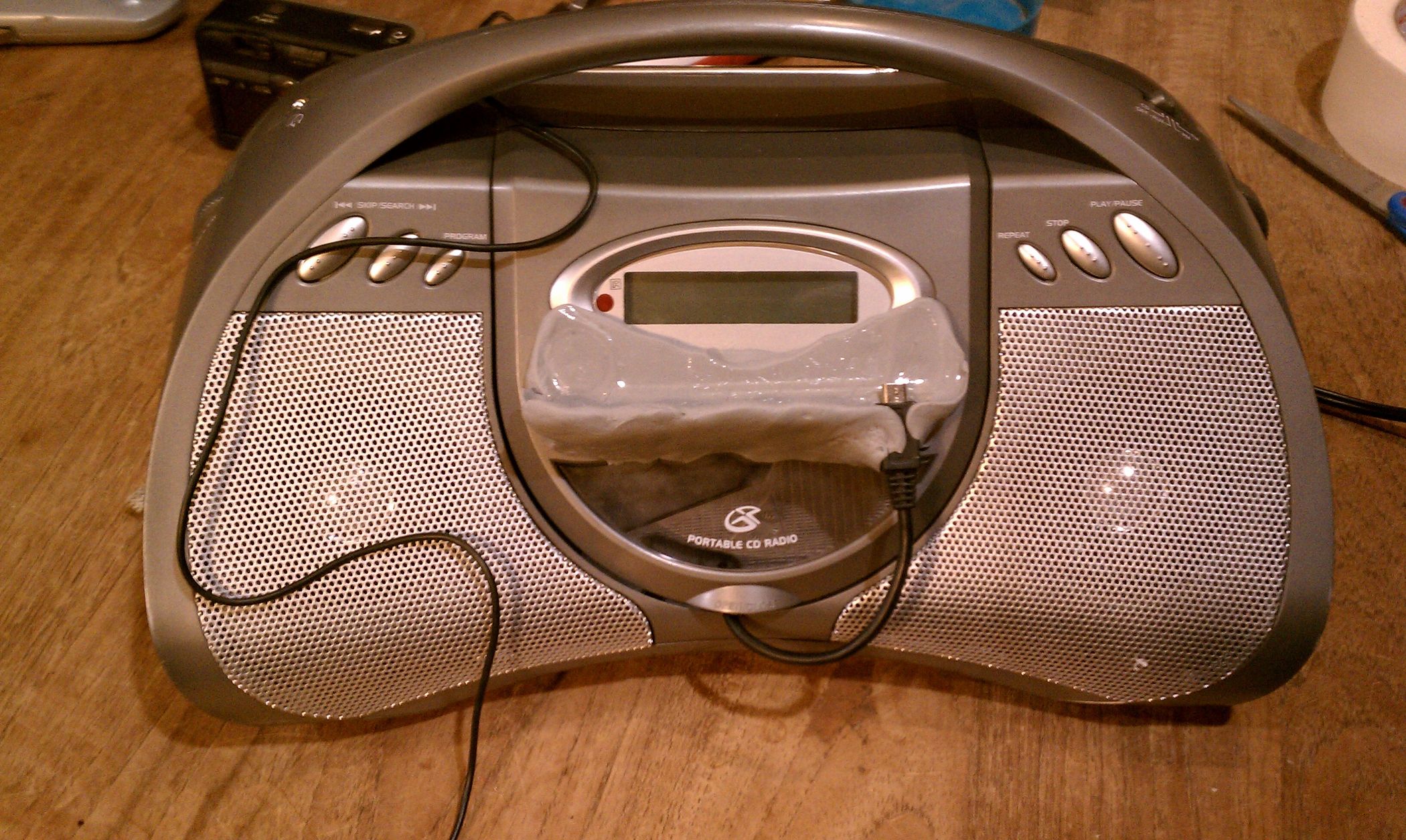 Modded Boombox With Cell Phone Cradle. : 5 Steps - Instructables