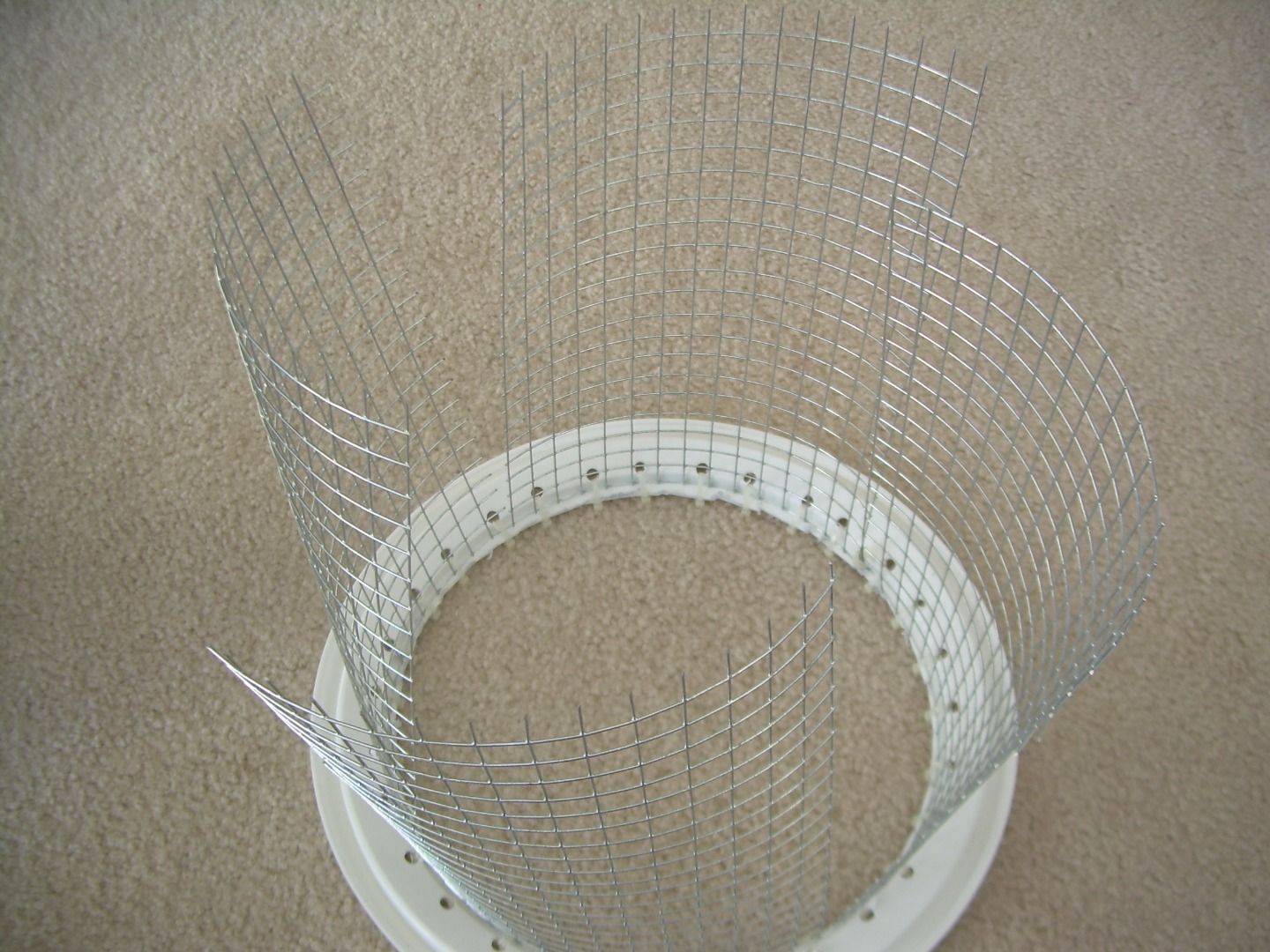 5 Gallon Bucket Fish Trap : 4 Steps (with Pictures) - Instructables