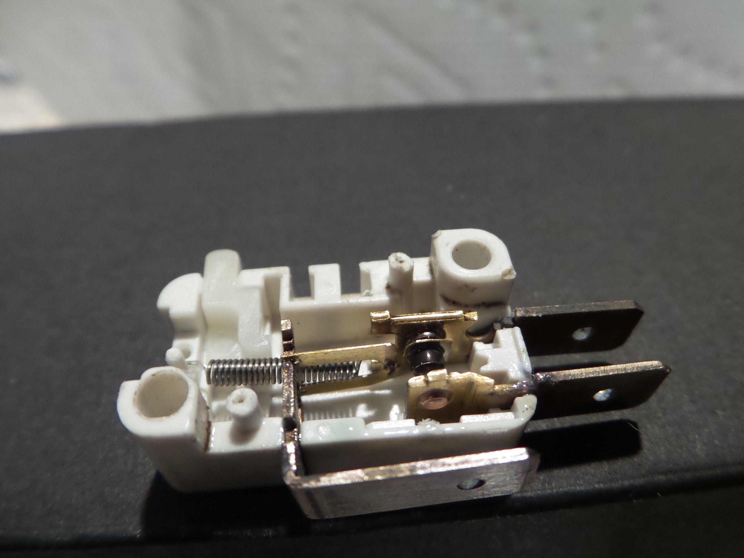 Repairing a Garage Door Limit Switch : 8 Steps (with Pictures ...