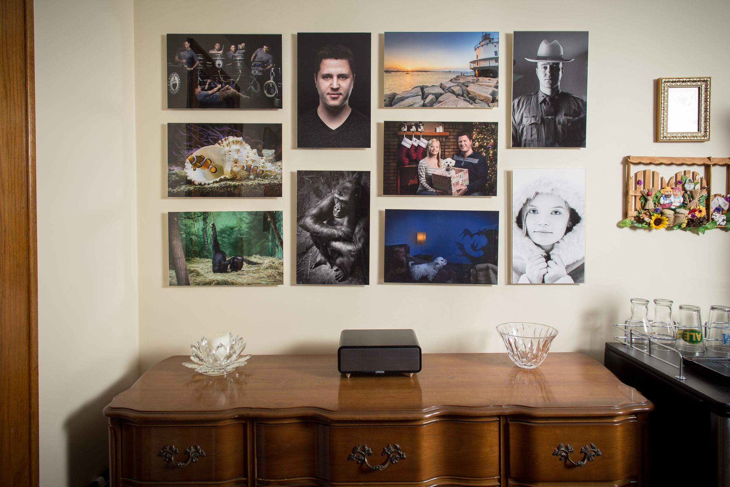Easy Change Floating Photo Wall : 6 Steps (with Pictures) - Instructables