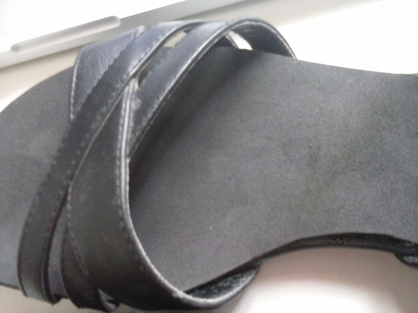 Sandals Insoles Restoration : 3 Steps (with Pictures) - Instructables