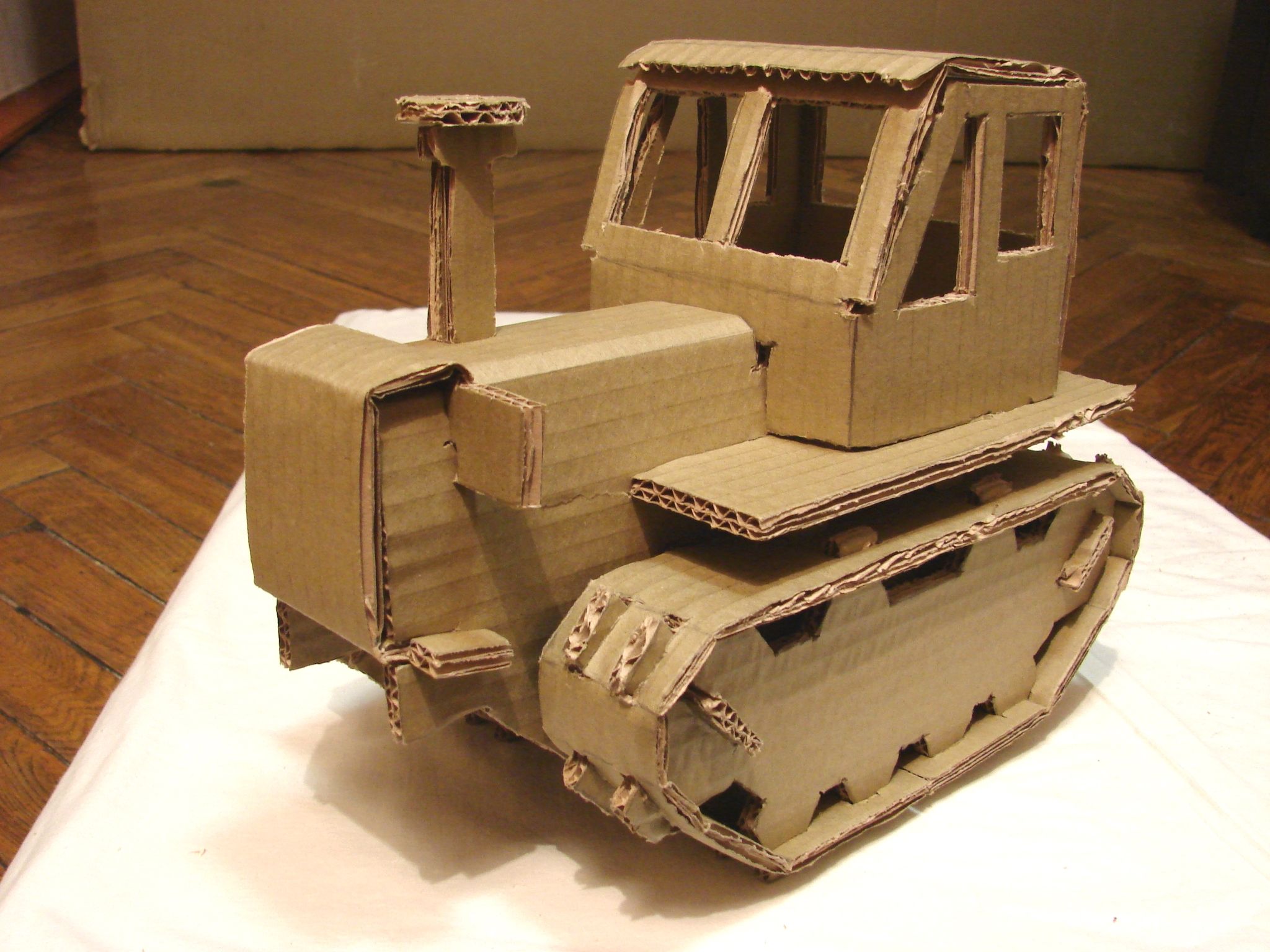 Tractor-cardboarder : 16 Steps (with Pictures) - Instructables