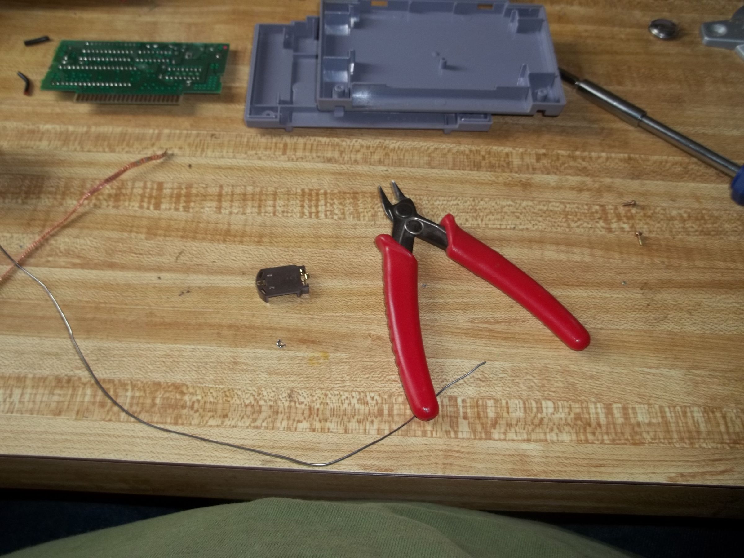 Replacing a CR2032 Snes Cart Battery : 5 Steps (with Pictures ...