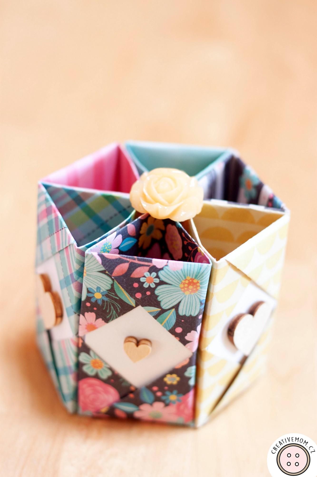 Folded Paper Pencil Stand : 3 Steps (with Pictures) - Instructables