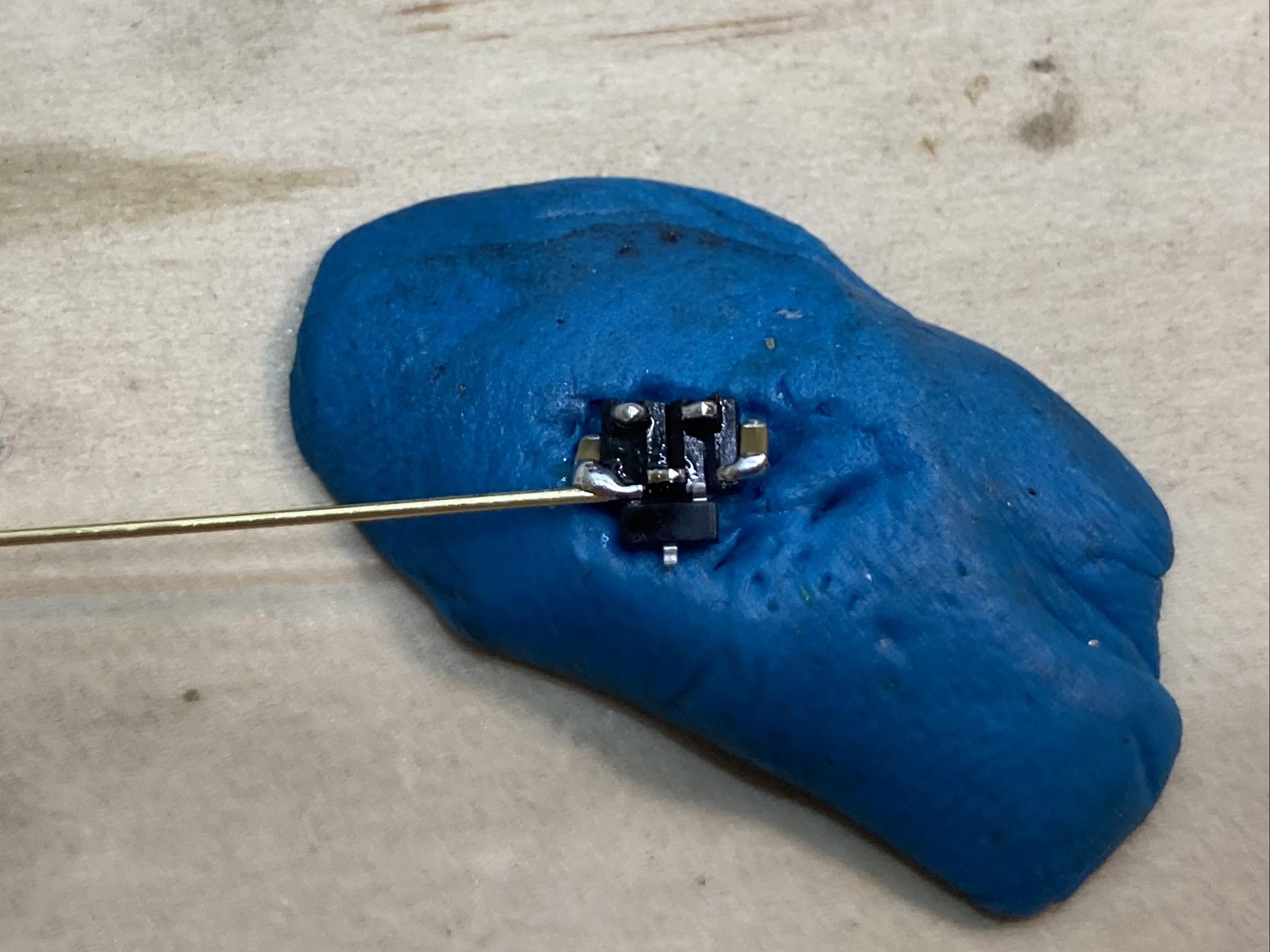 Tiny, Solar Powered, Light Seeking BEAM Bot (Mini Photopopper) : 18 ...