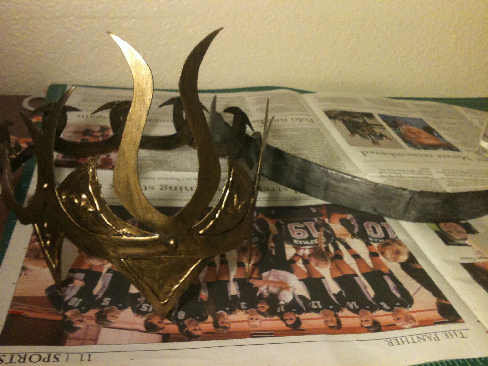 Fantasy Crown : 4 Steps (with Pictures) - Instructables