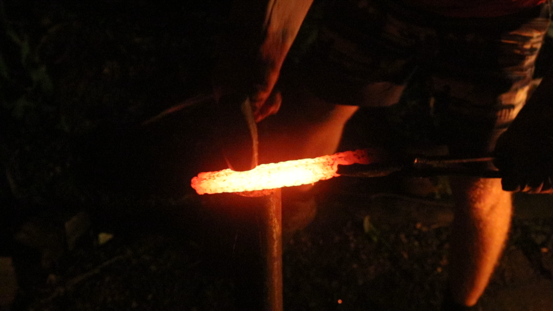 Axe Made From Bike Chain and an Old Rasp. Aka: Mad Maxe! : 13 Steps ...