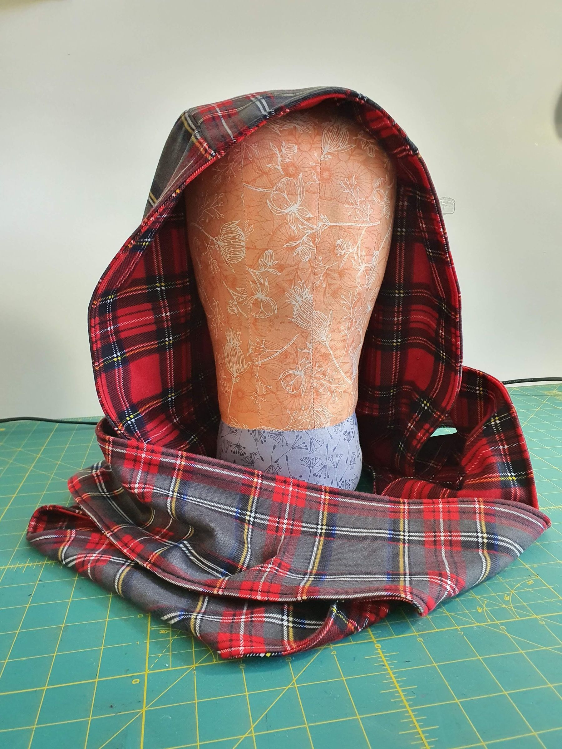 Reversible Hooded Infinity Scarf : 5 Steps (with Pictures) - Instructables