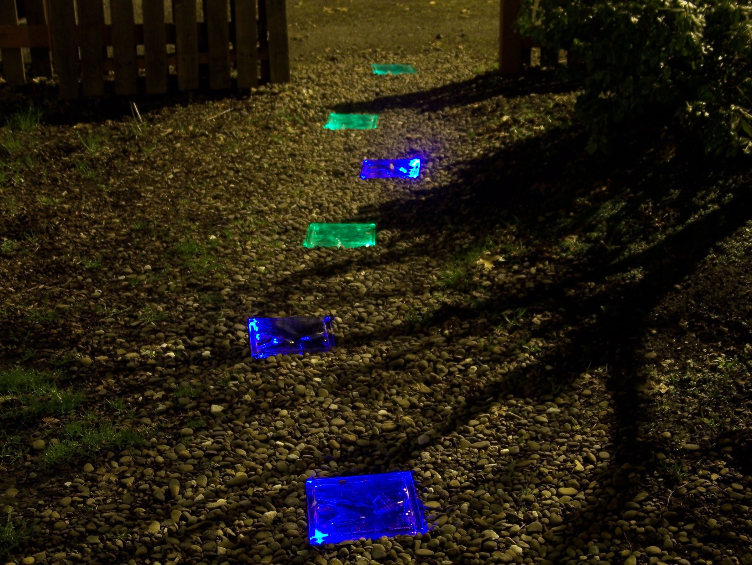 How to Make a Solar Powered Walkway : 5 Steps (with Pictures ...