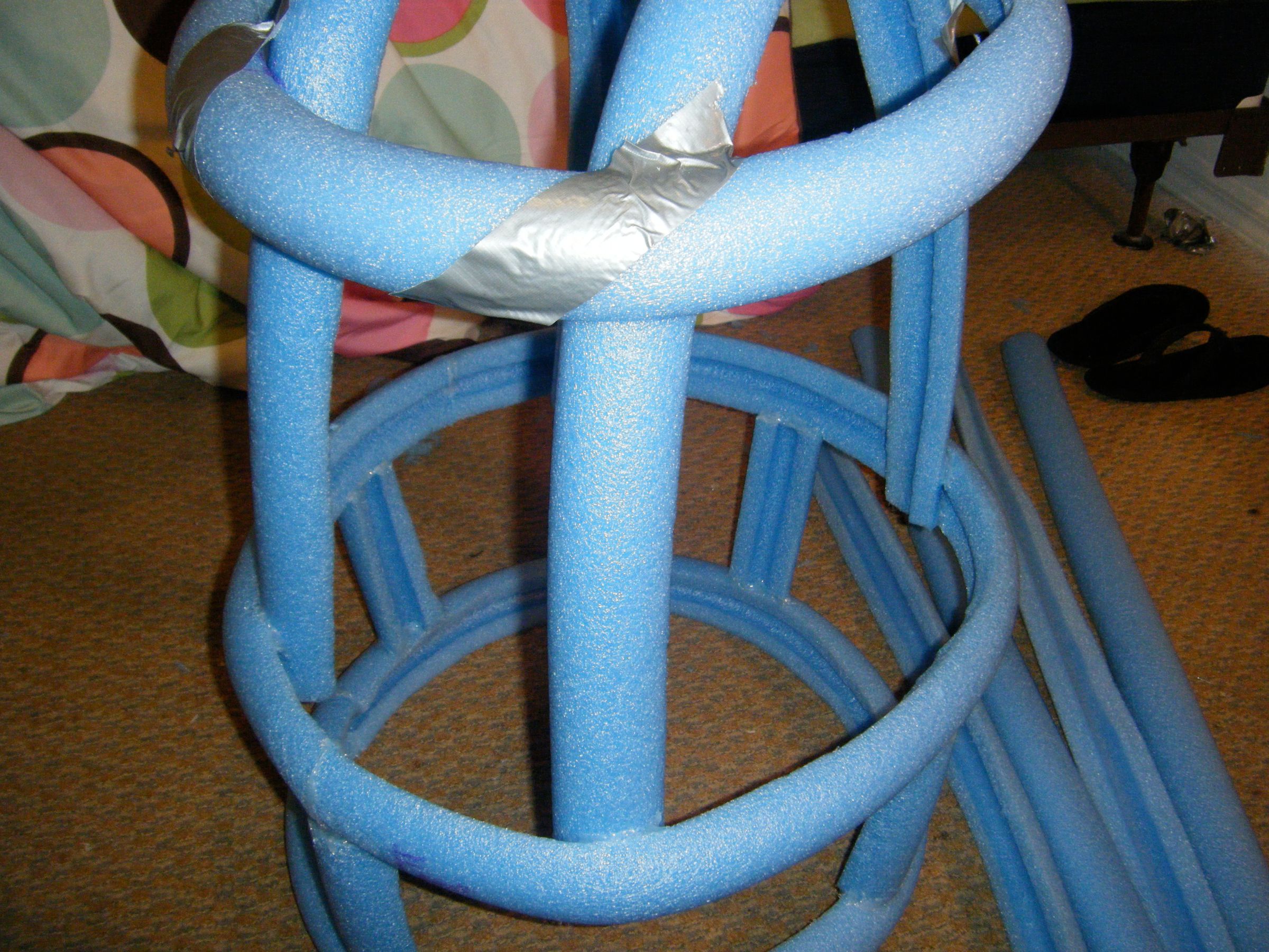 How to Create a Kevin Costume (The Bird From UP) : 8 Steps (with ...