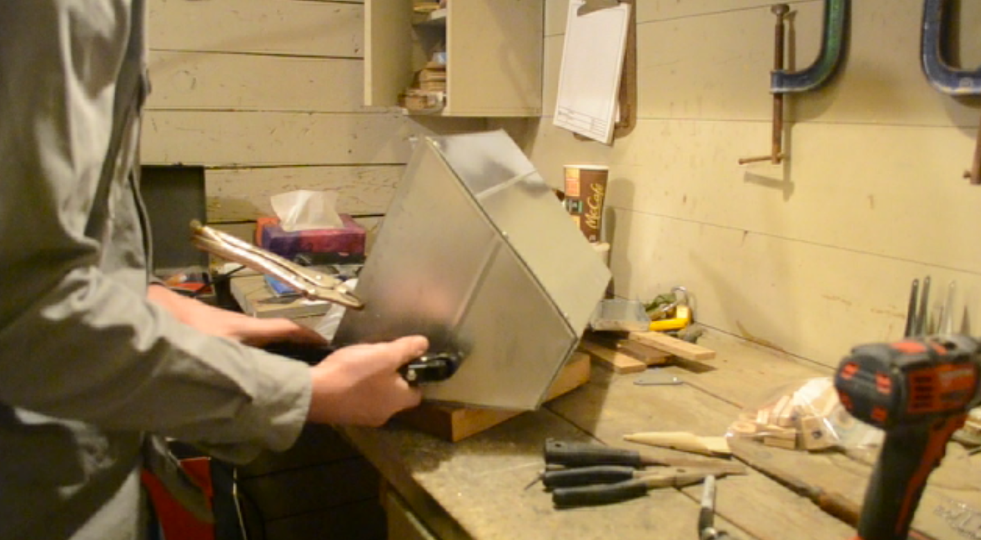 Reflector Oven for Campfires : 10 Steps (with Pictures) - Instructables