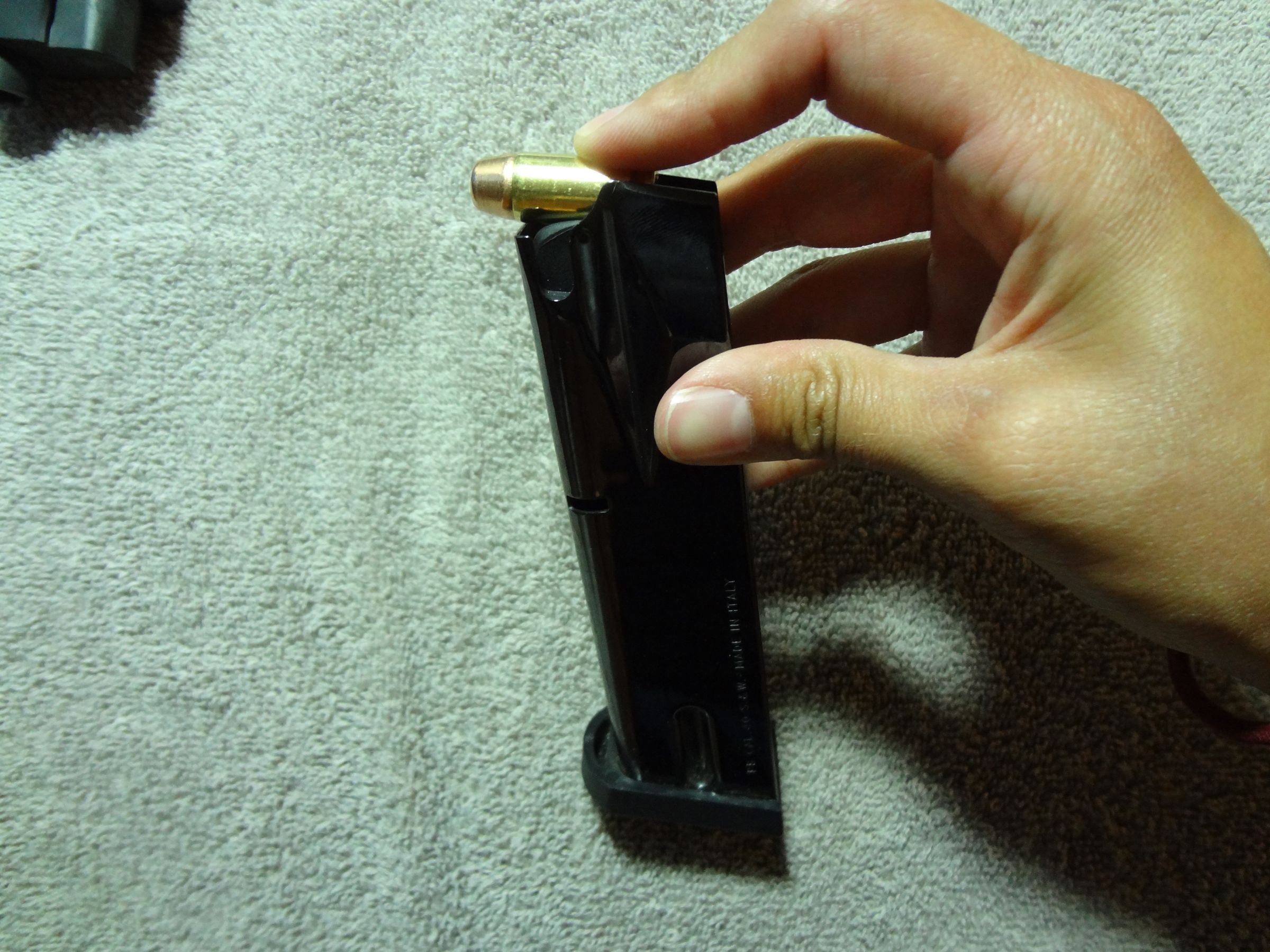 How to Load and Fire a .40 Caliber Pistol : 10 Steps - Instructables