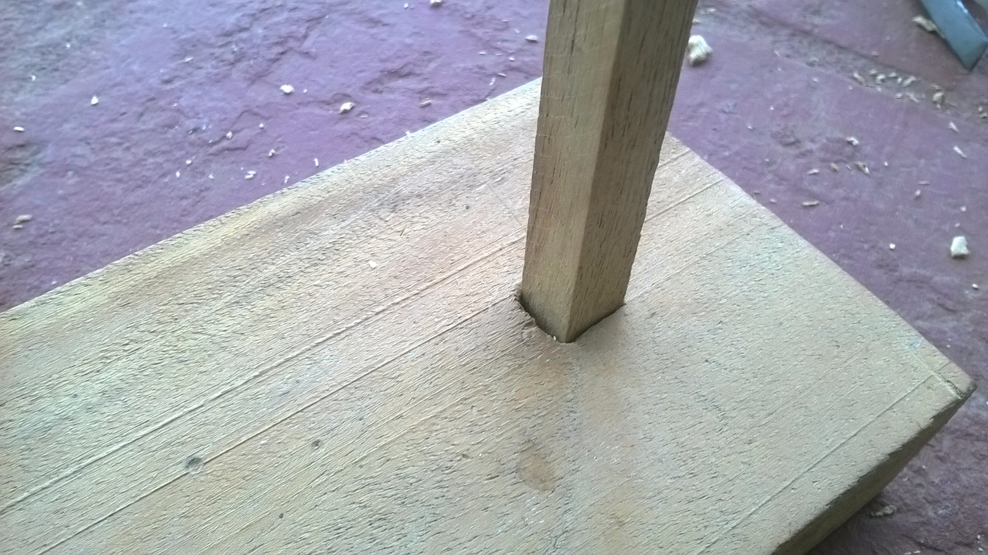 Simple DIY End Table for $10 : 8 Steps - Instructables