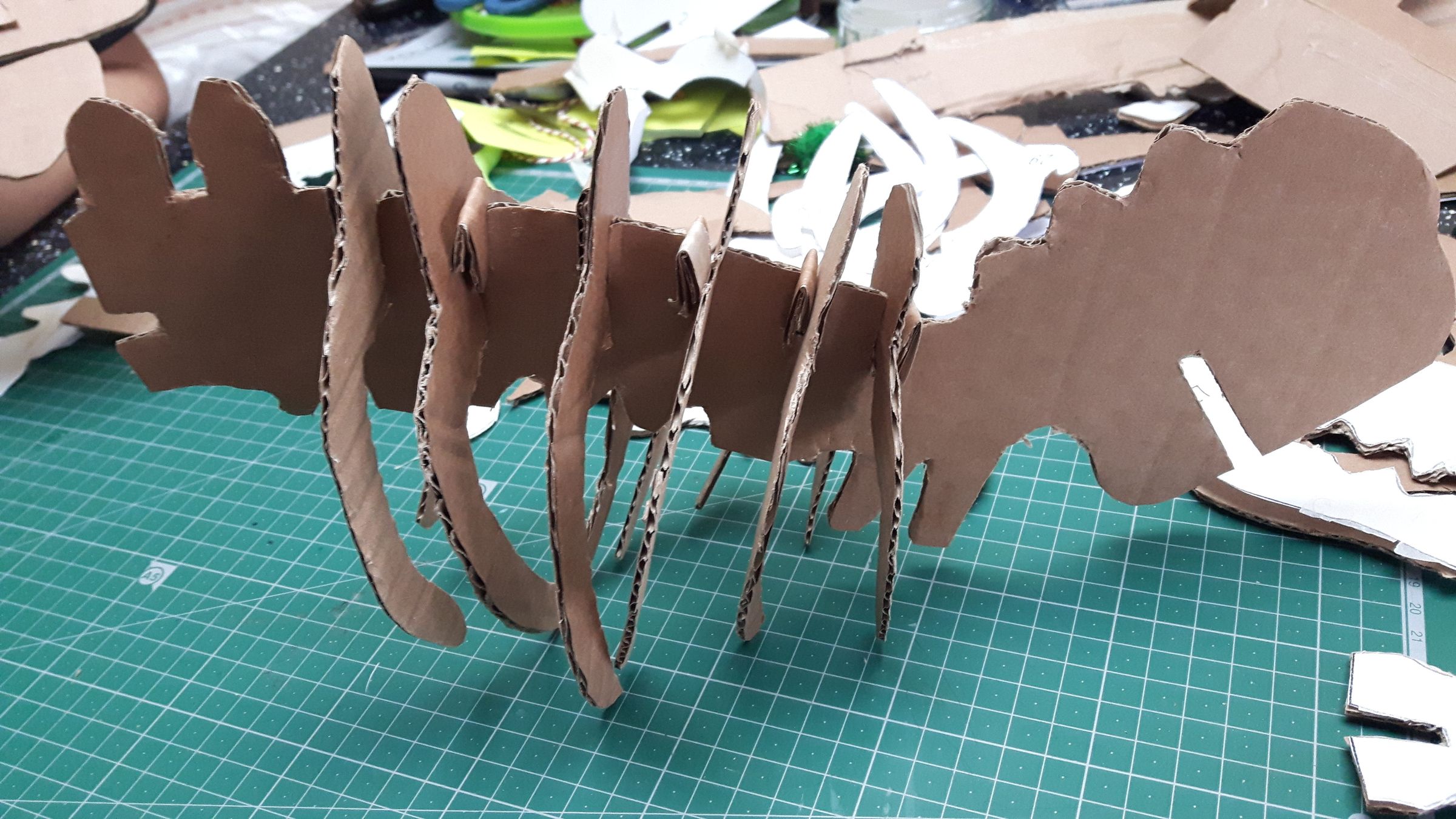 Large Cardboard Dinosaur Skeleton : 5 Steps - Instructables