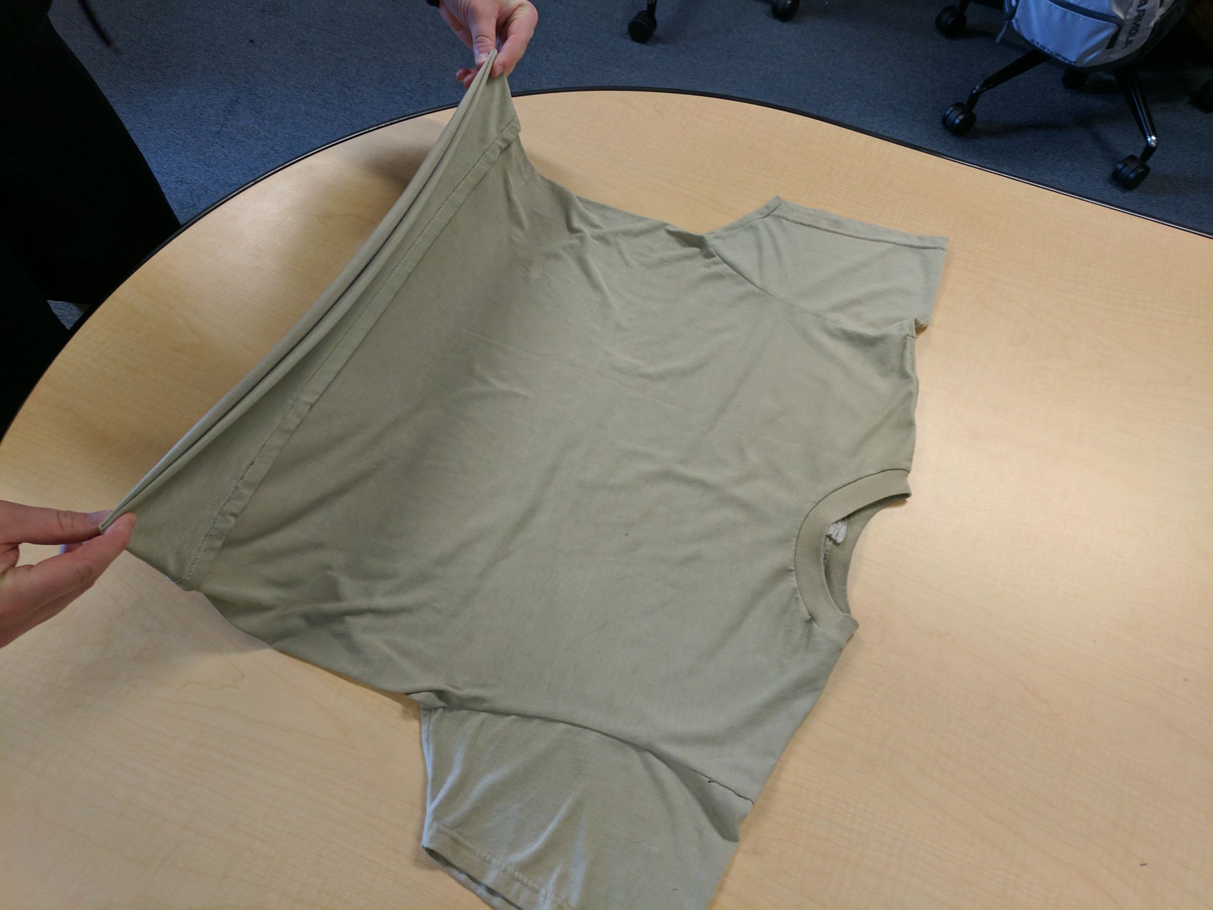 How to Ranger Roll a T-Shirt : 11 Steps (with Pictures) - Instructables
