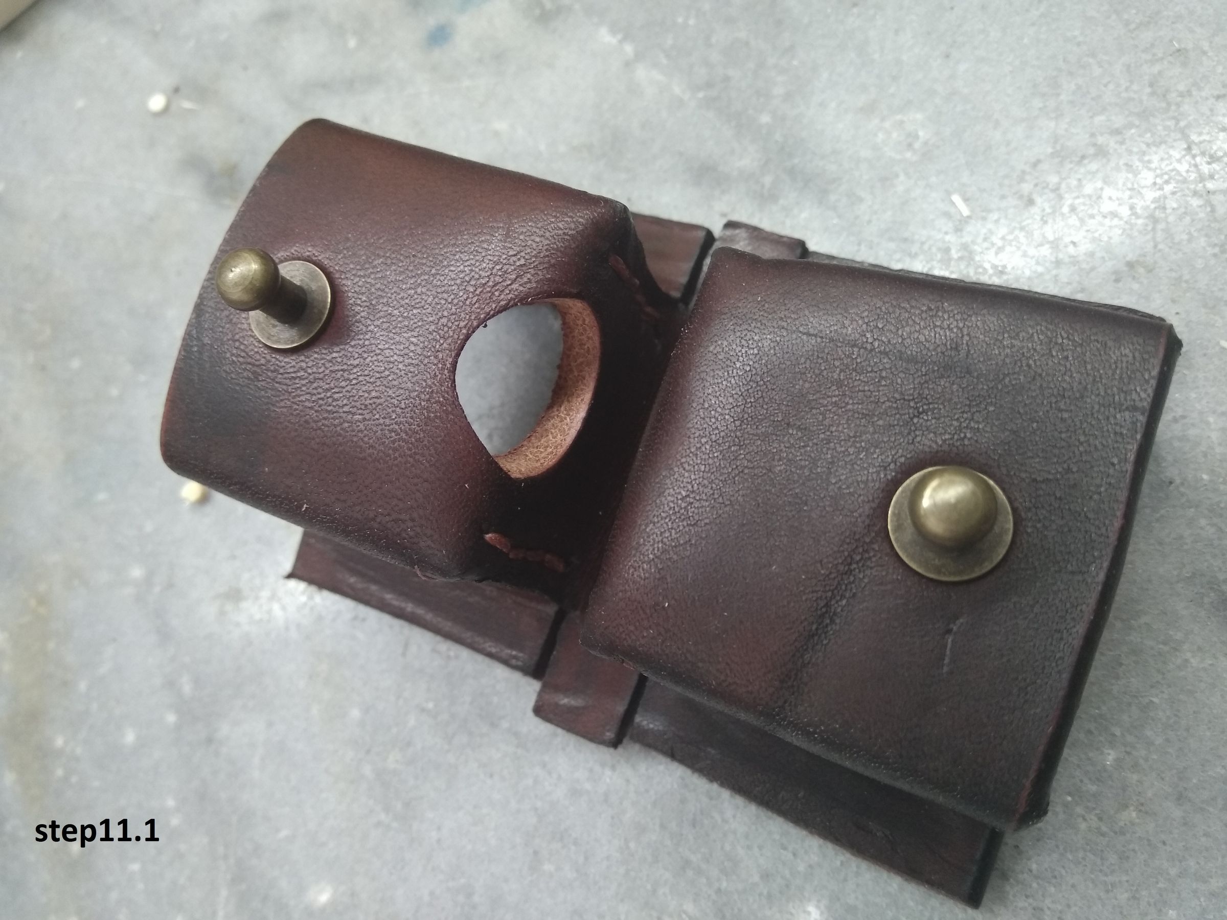 Moon Clip Leather Pouch : 16 Steps - Instructables