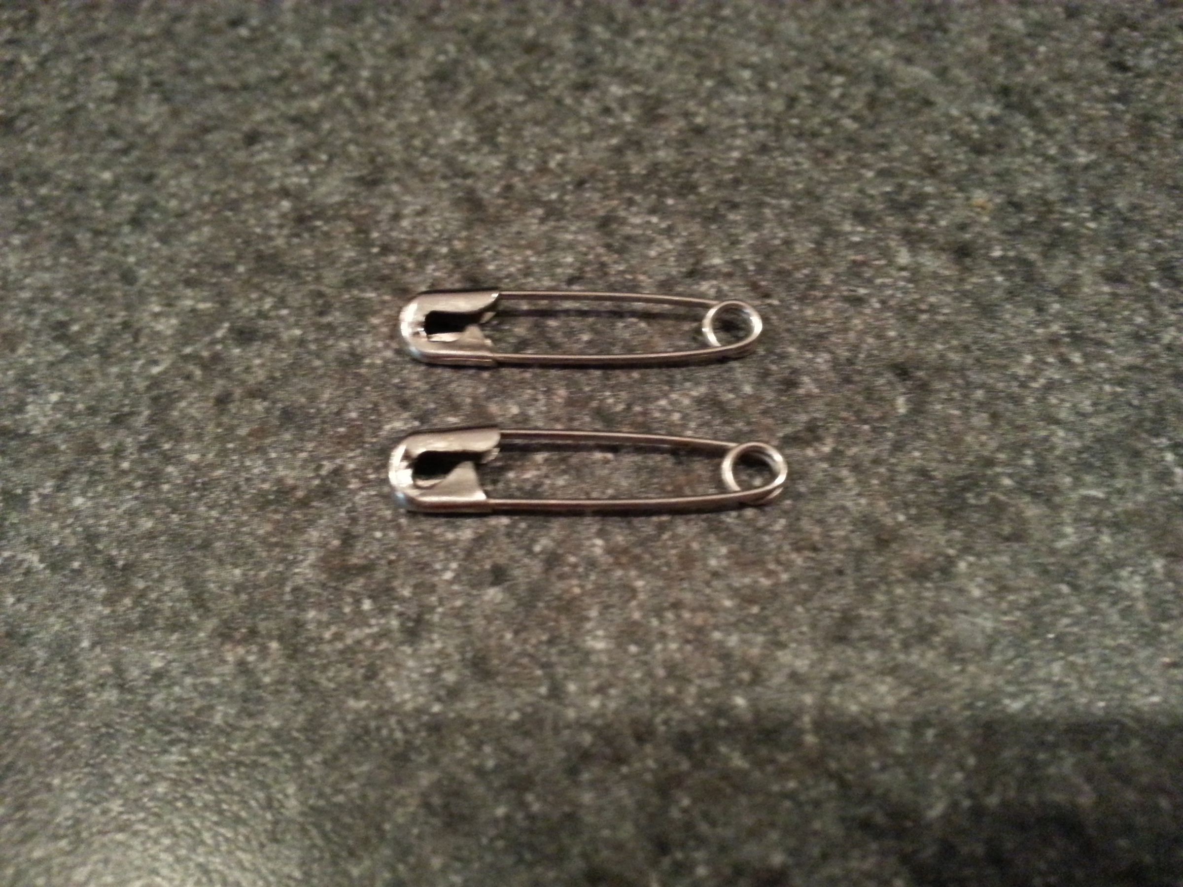 Super Easy First Aid/Survival Kit : 12 Steps (with Pictures ...